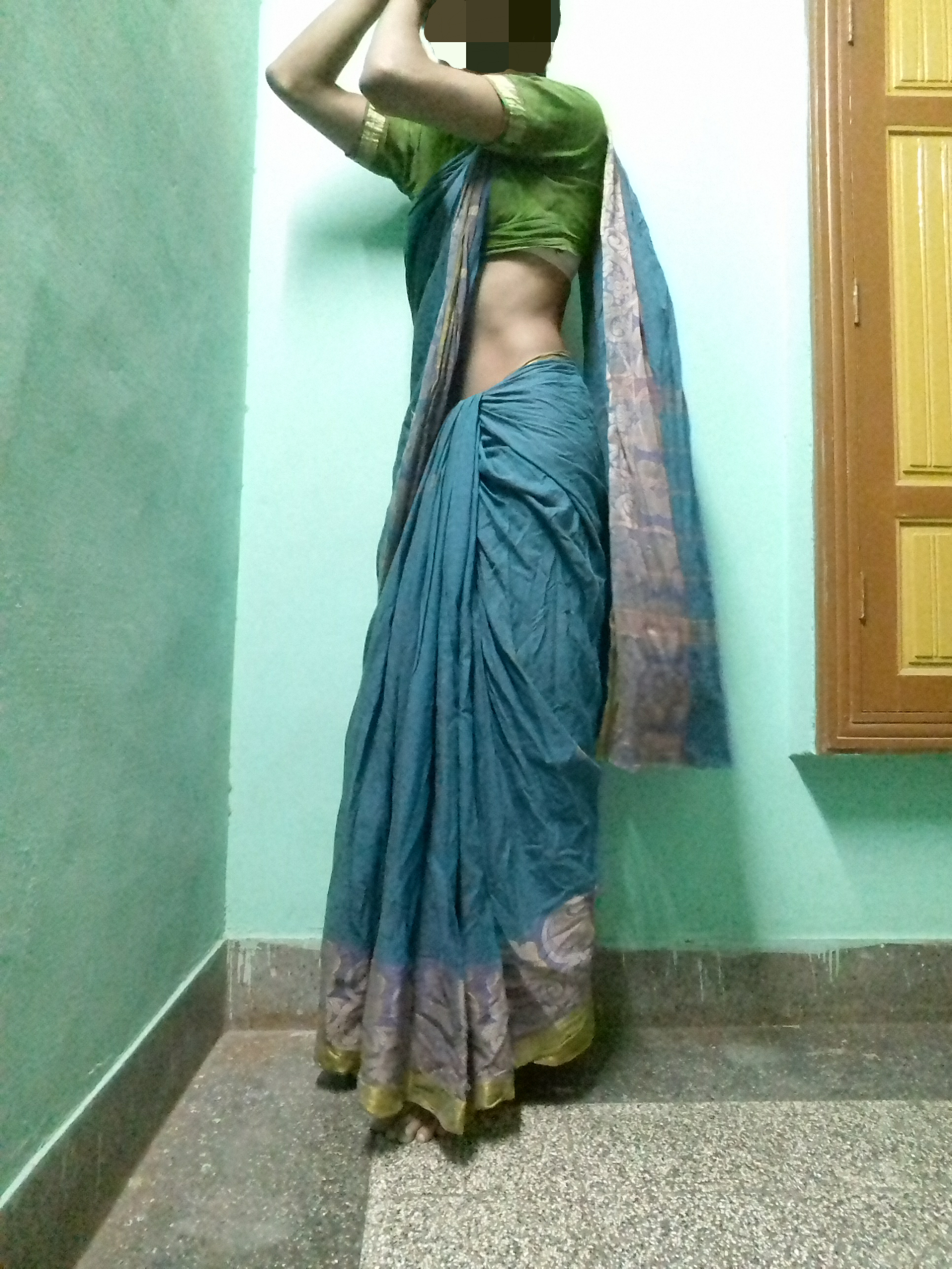 How Is My Pose In Saree Scrolller