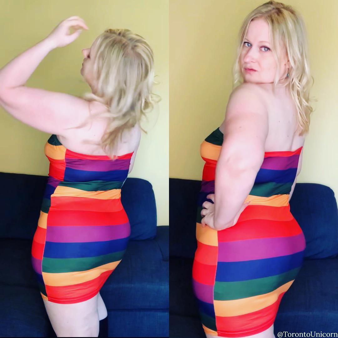 How many licks to get to the middle? 🍭😈 | Scrolller