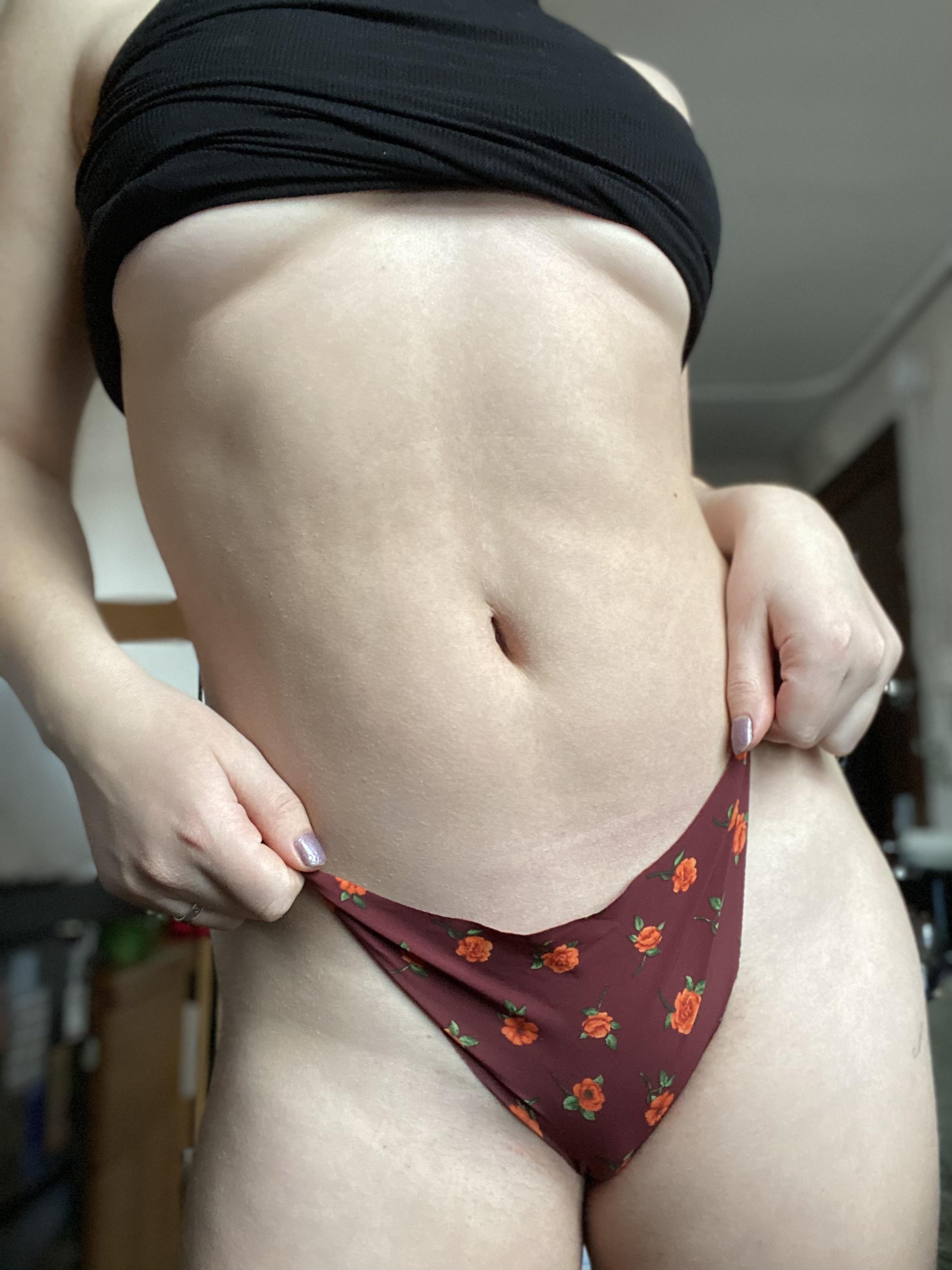 How’s my size? 🍒 | Scrolller