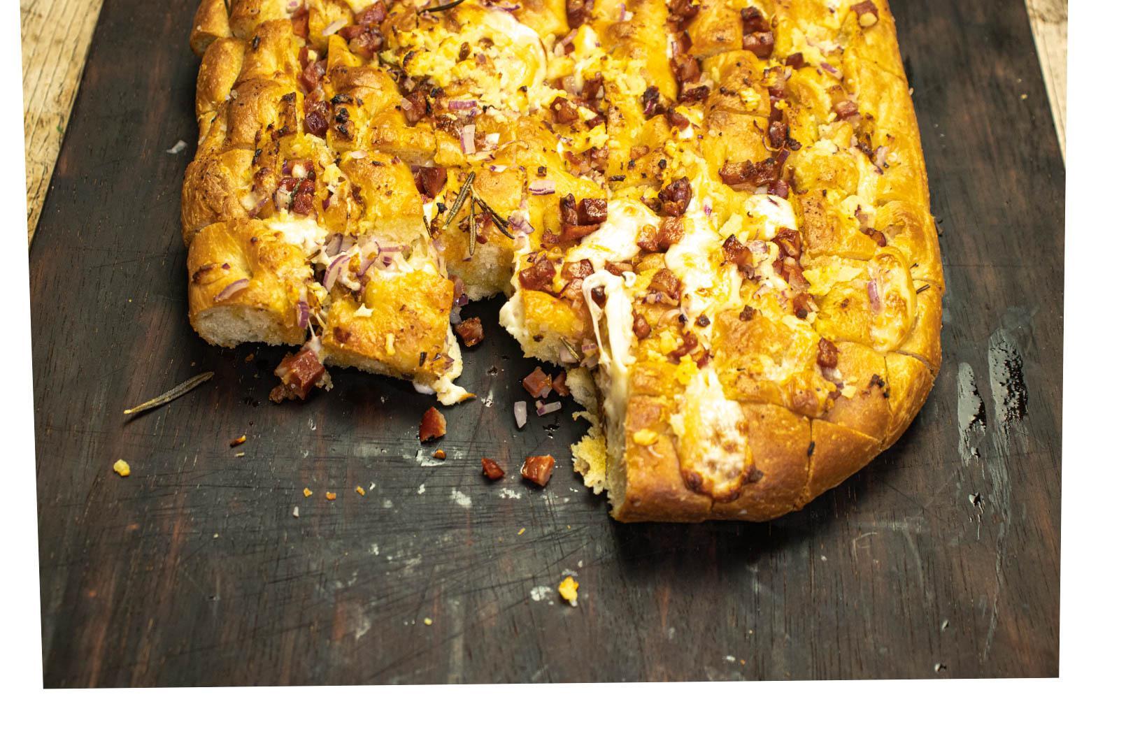 How to make Pull-Apart Garlic Bread with Cheese from scratch | Scrolller