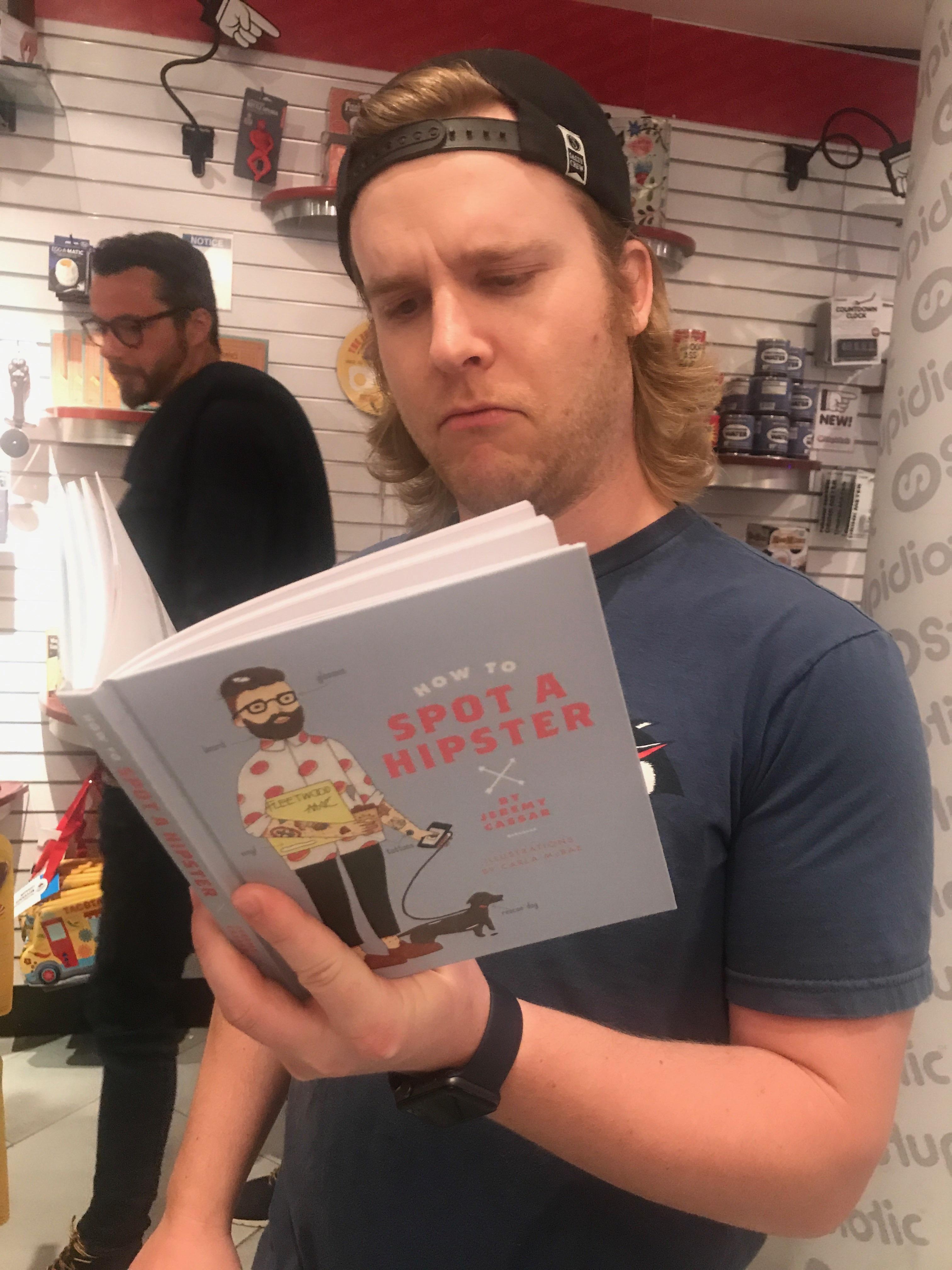 How to spot a hipster... | Scrolller