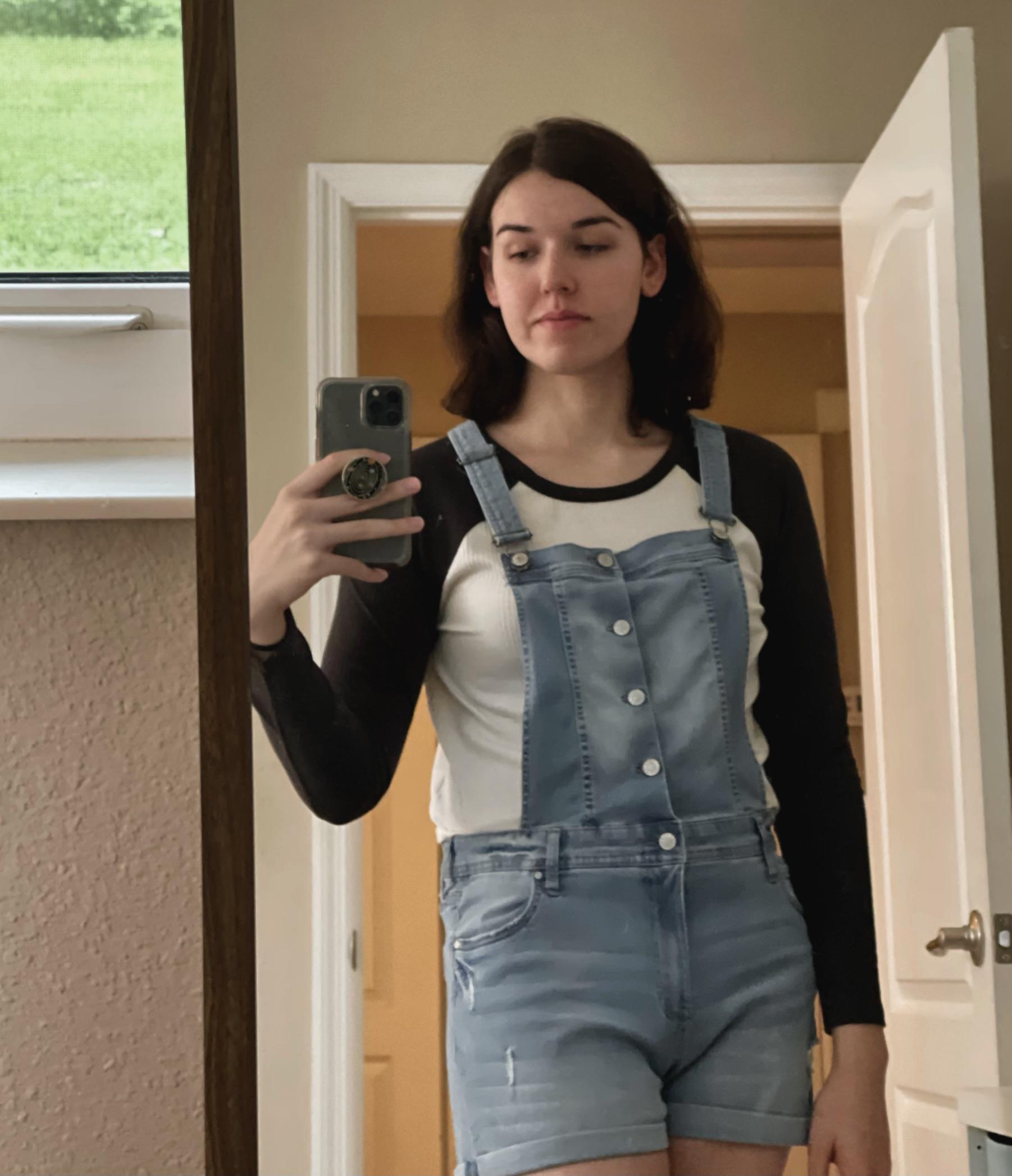 Howdy :) | Scrolller