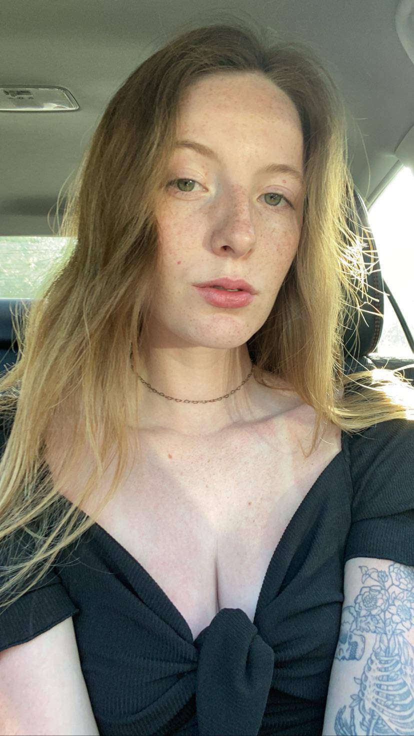 howdy :) | Scrolller