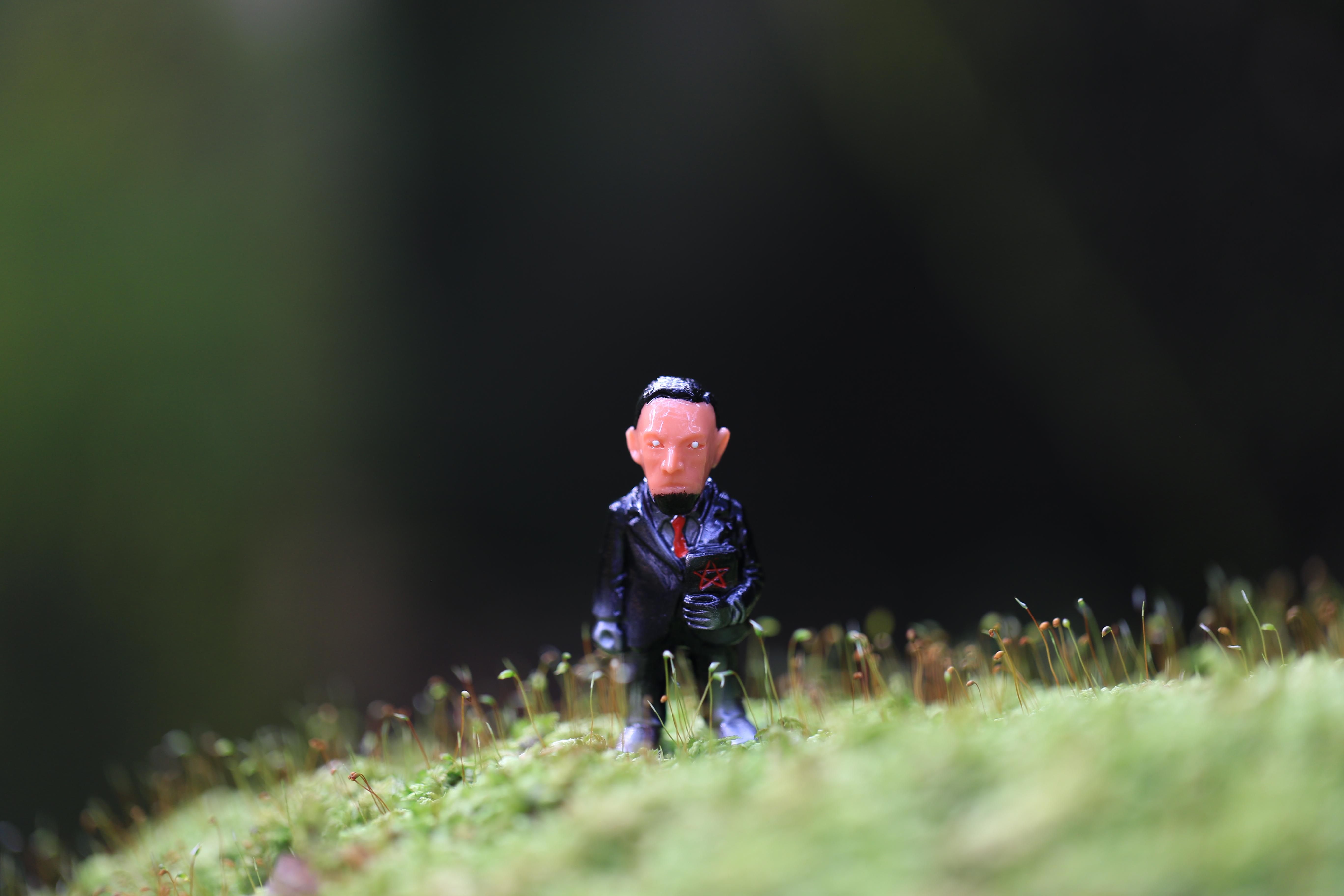 HP Lovecraft figure | Scrolller