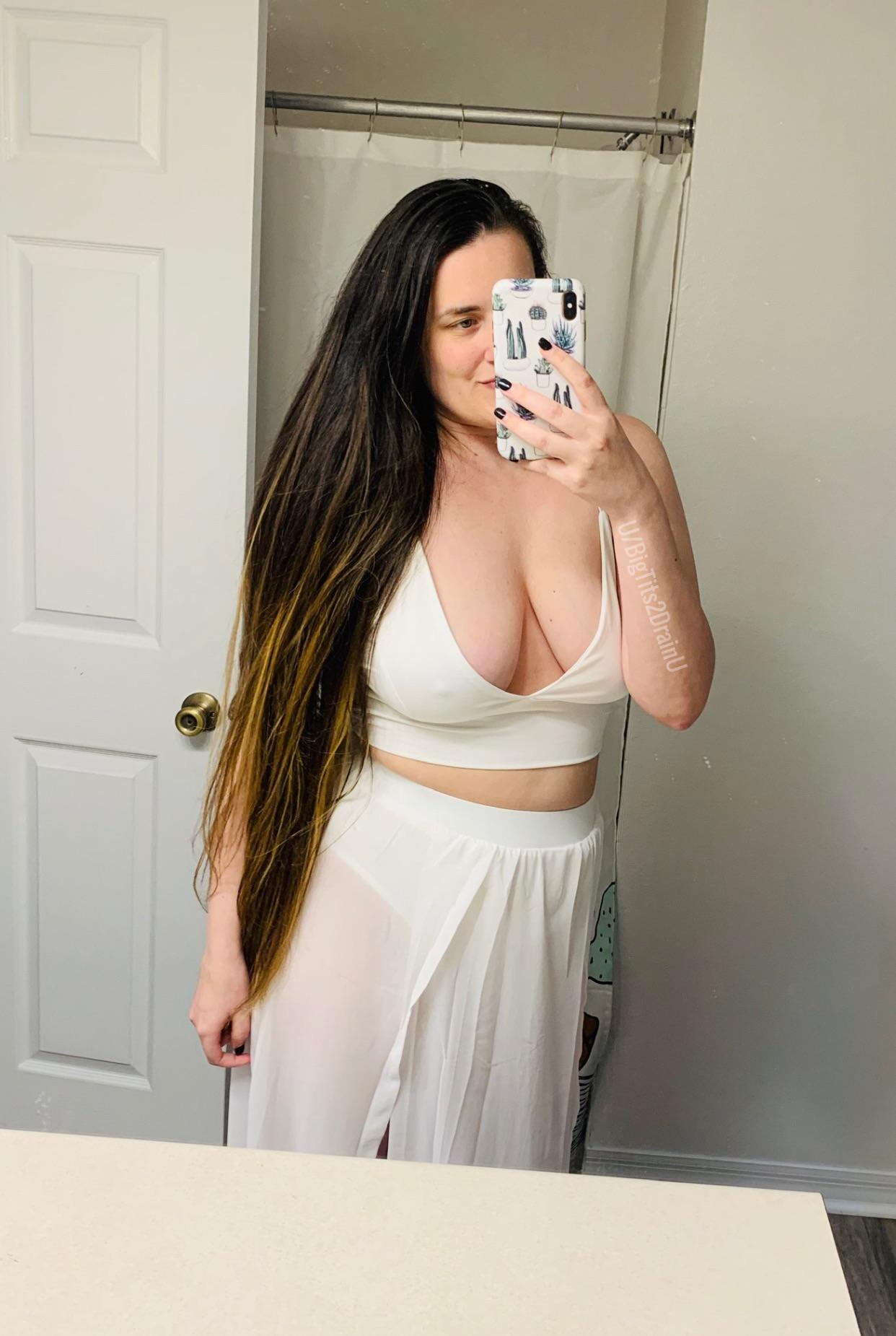 Hubby has no idea how much I love turning on other men behind his back🙊🙊 | Scrolller