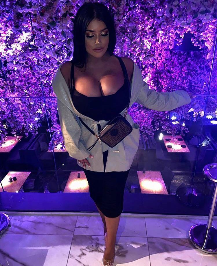 Huge tits on a chav | Scrolller