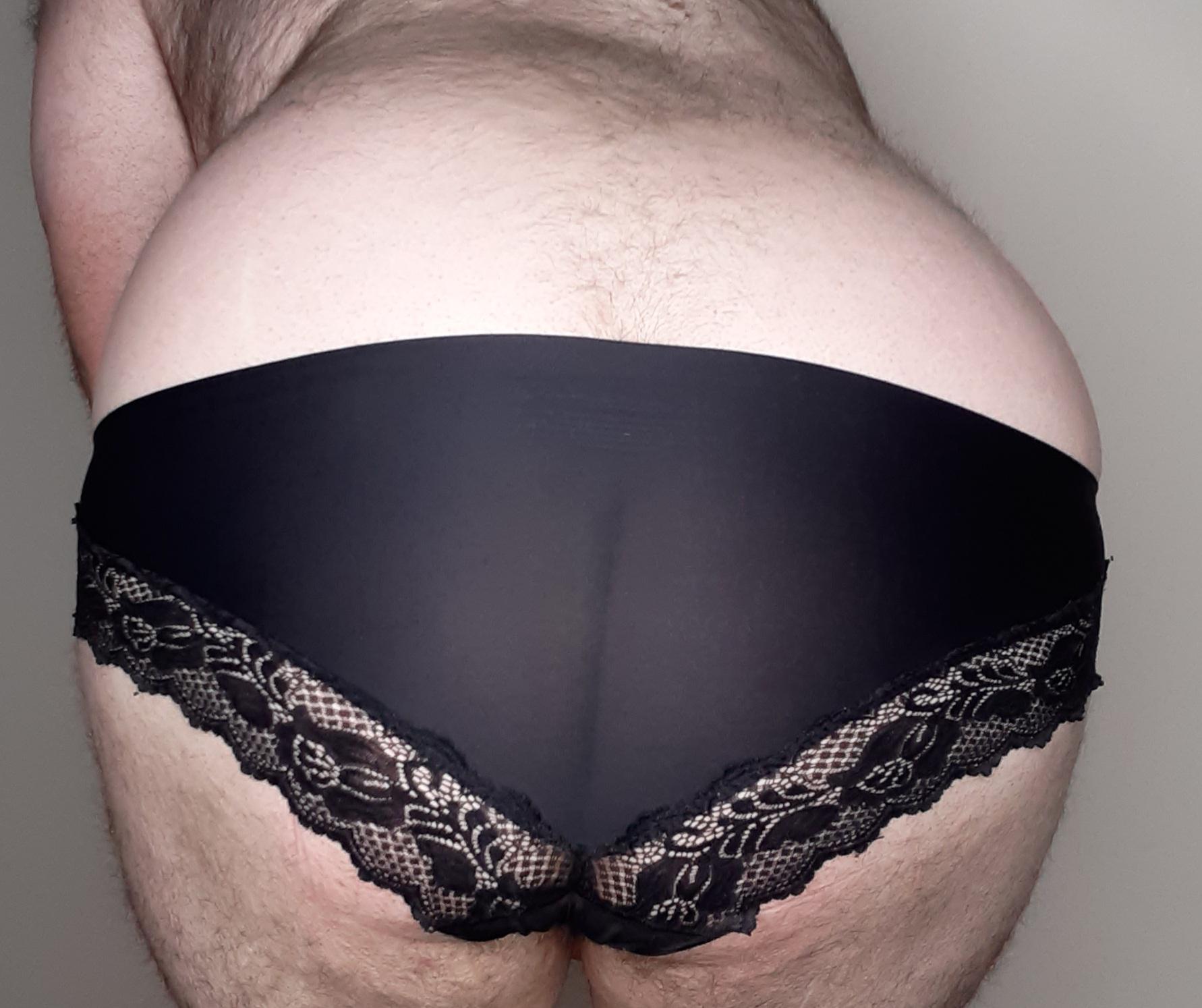 Hump day, who wants some? | Scrolller