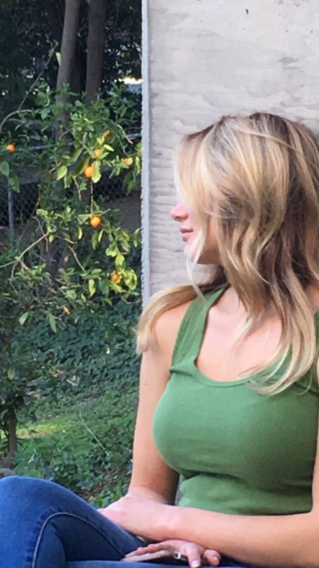 Haley King Scrolller