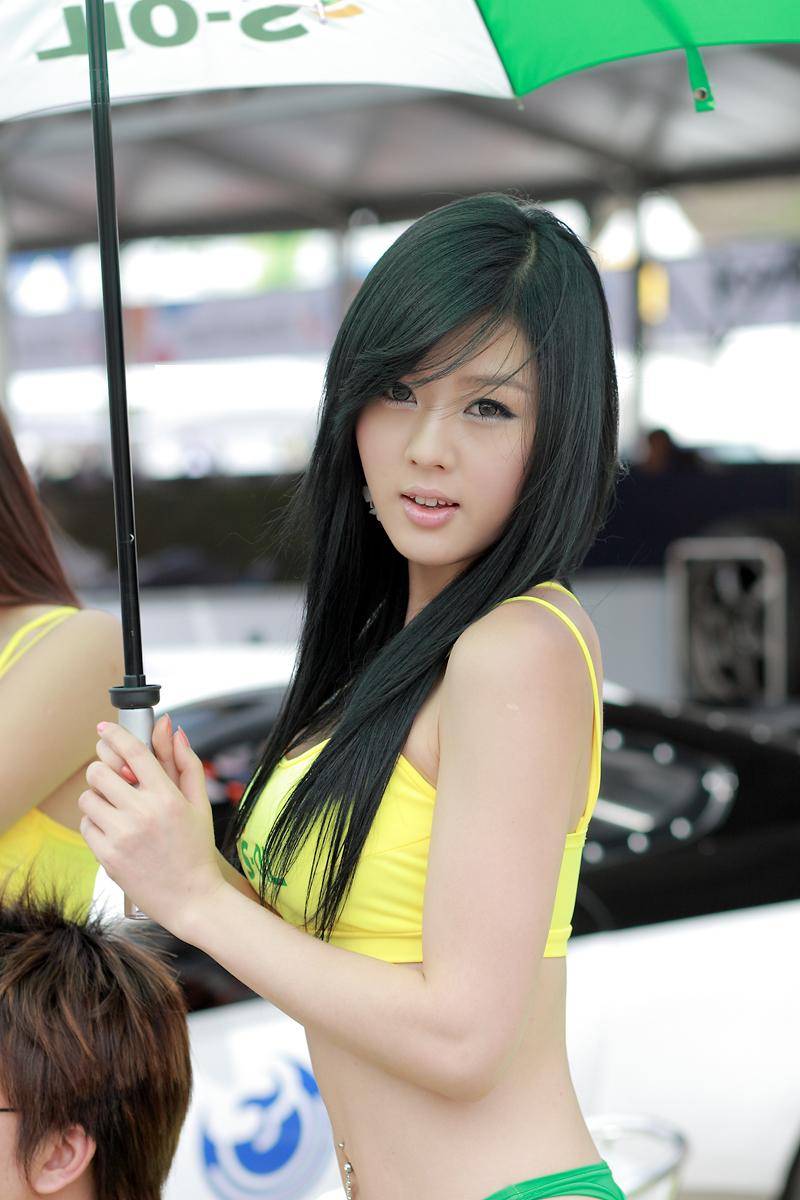 Hwang Mi Hee | Scrolller