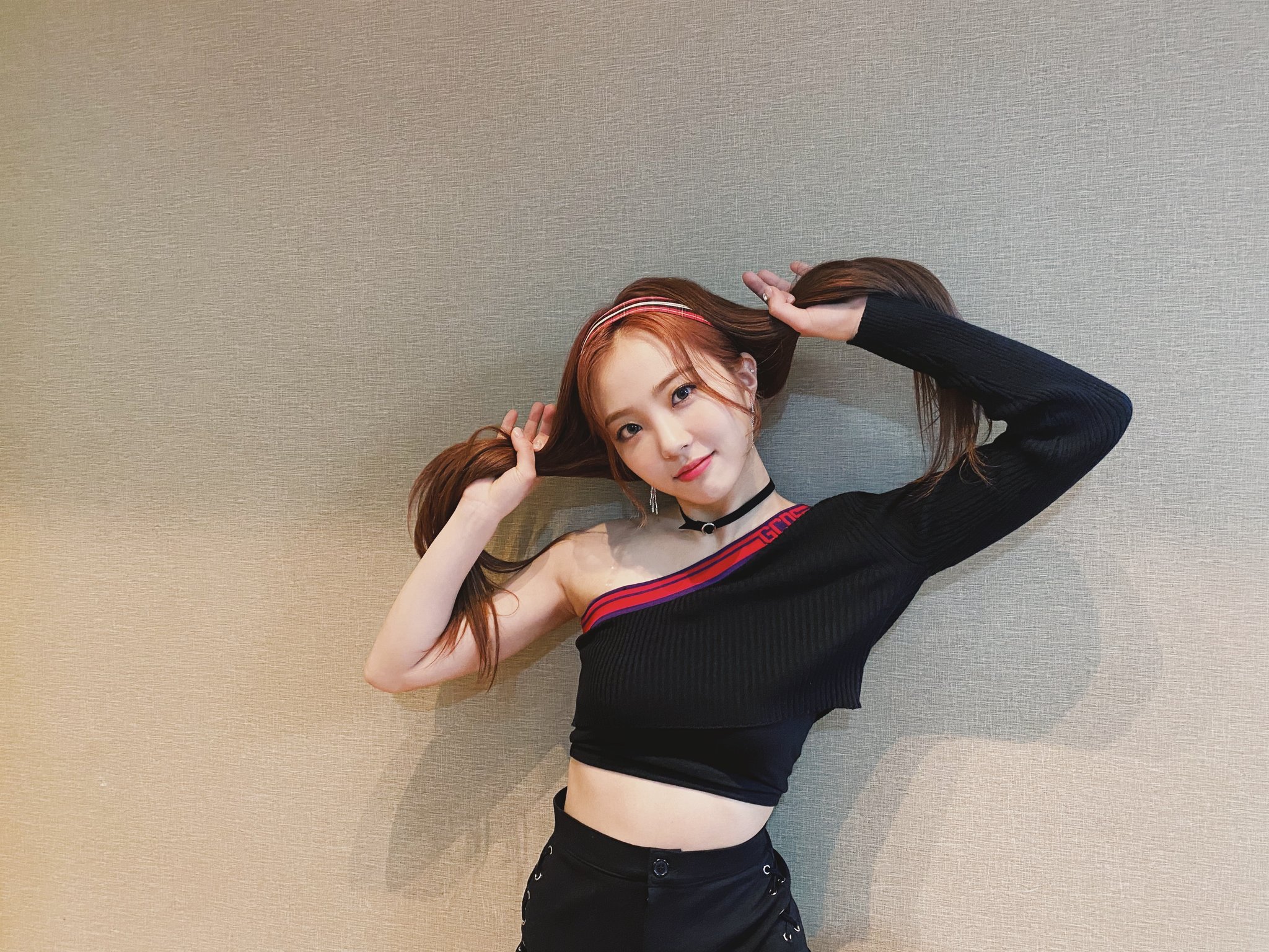 Hyeseong twitter 200227 | Scrolller