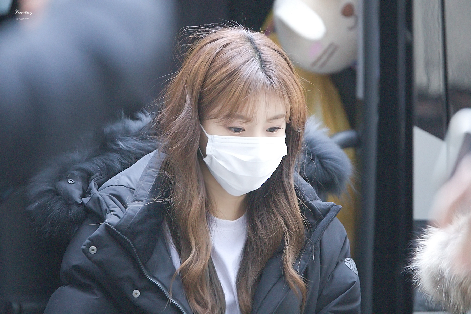 Hyewon Messy Bangs | Scrolller