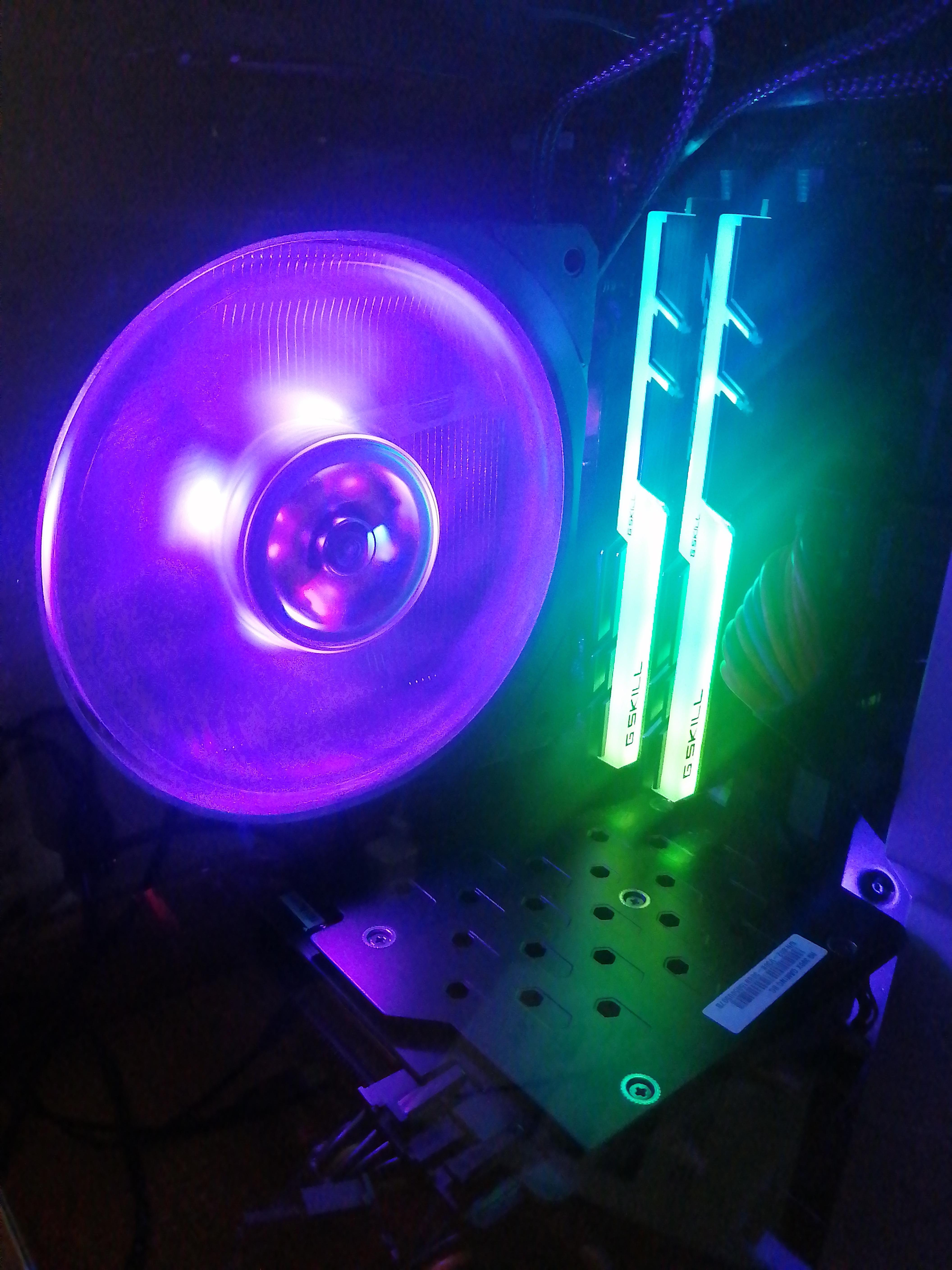 Hyper 212 pressing on cpu | Scrolller