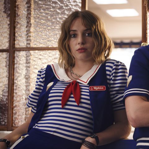 I am obsessed (Maya Hawke, Robin in Stranger Things s3) | Scrolller