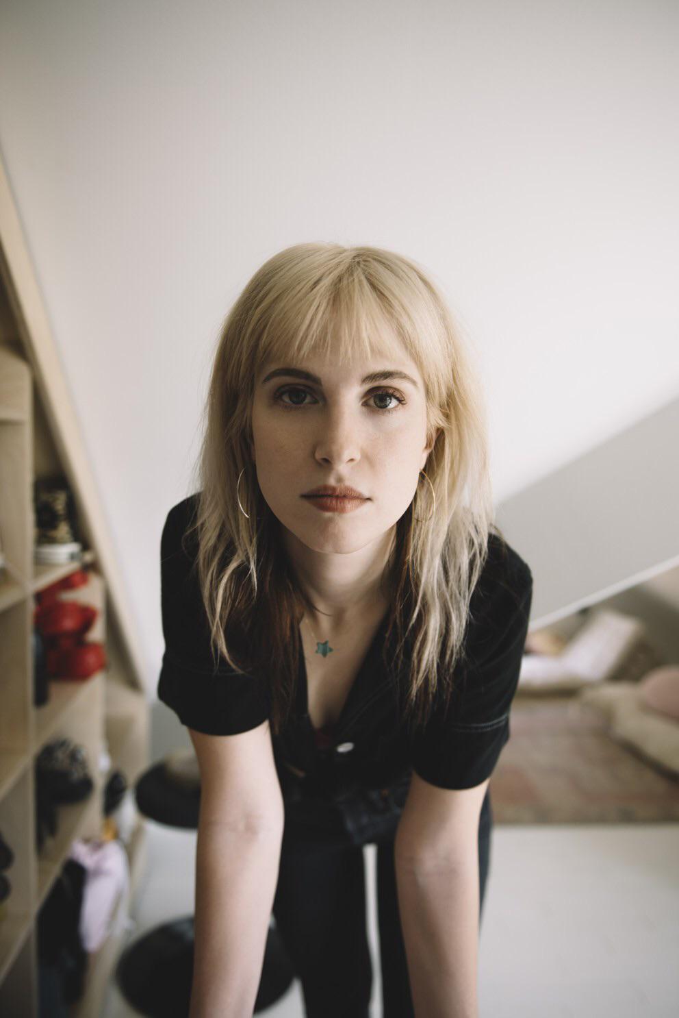 I assume Hayley Williams has eaten more than her fair share of groupie pussy | Scrolller