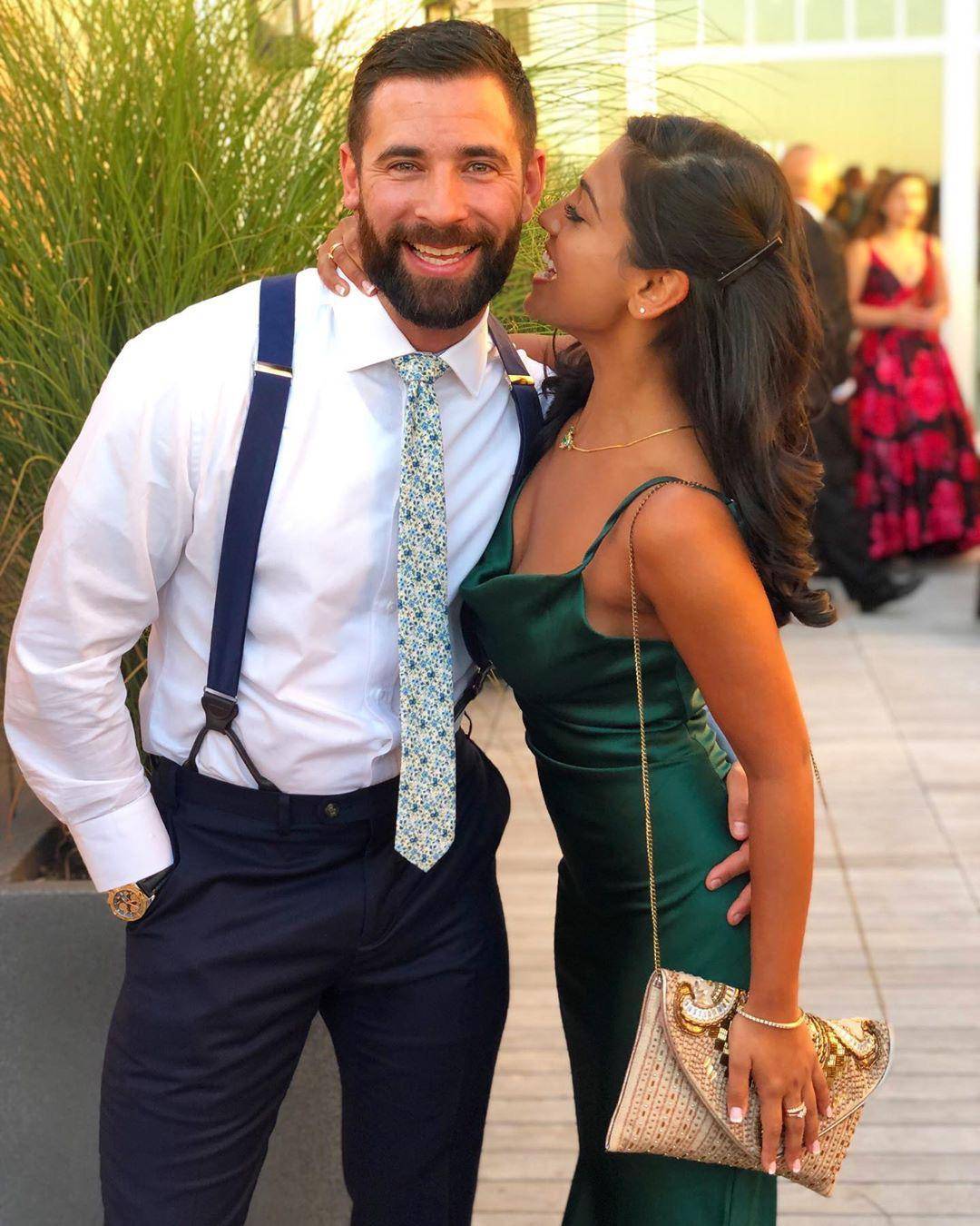 “I can’t believe you made my wear a butt plug to this wedding!” | Scrolller