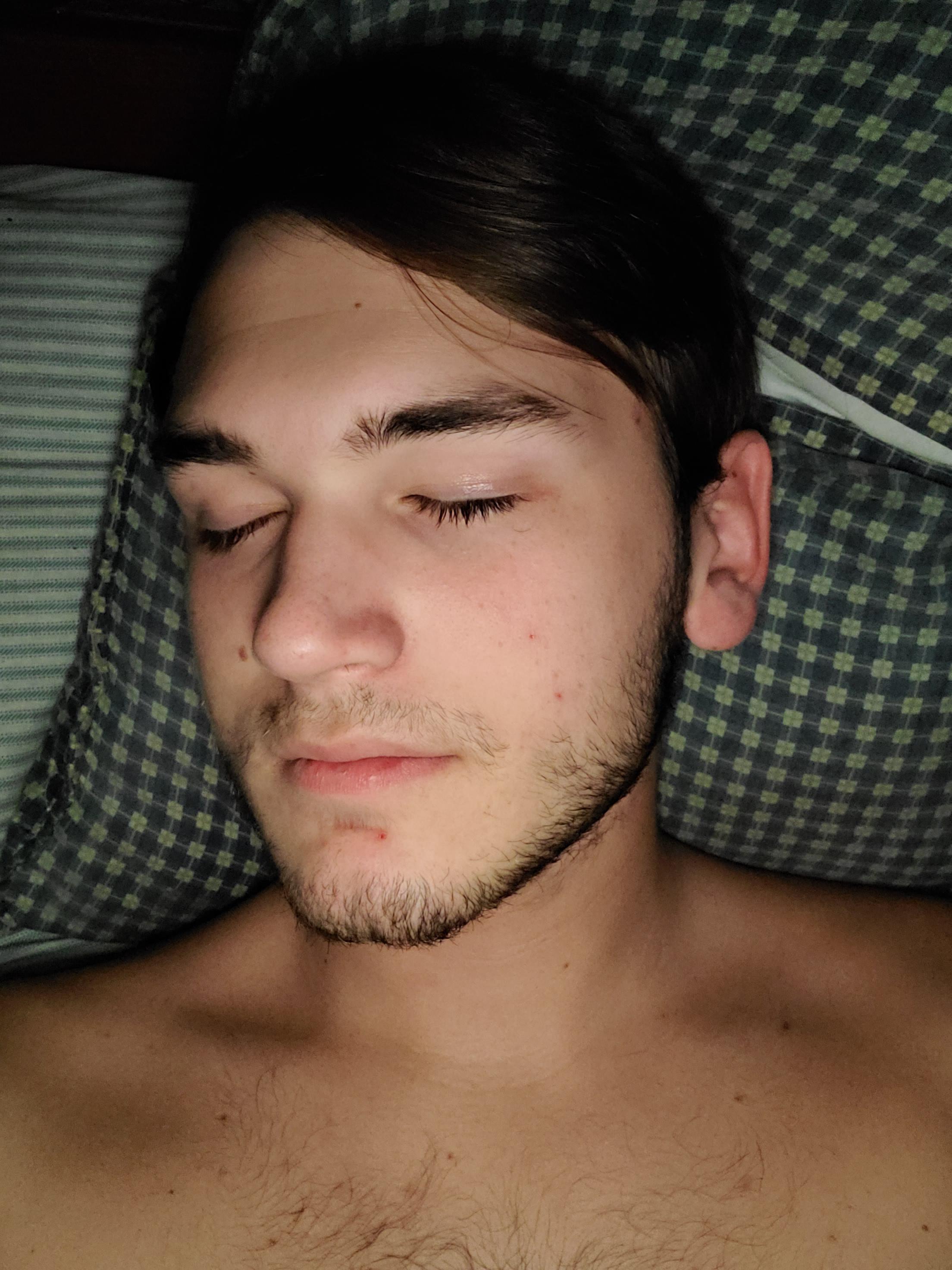 I feel like donkey from Shrek. All alone 🎵. | Scrolller