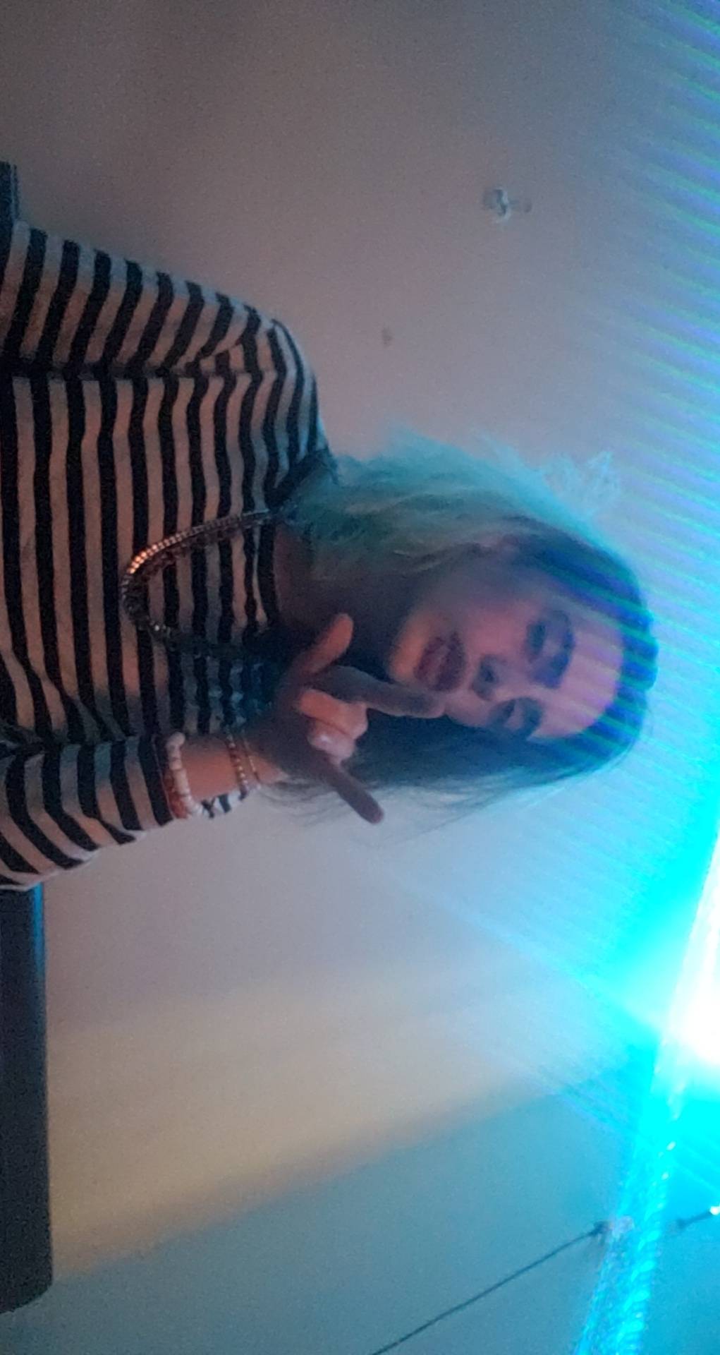 I feel useless so here's a picture lol | Scrolller