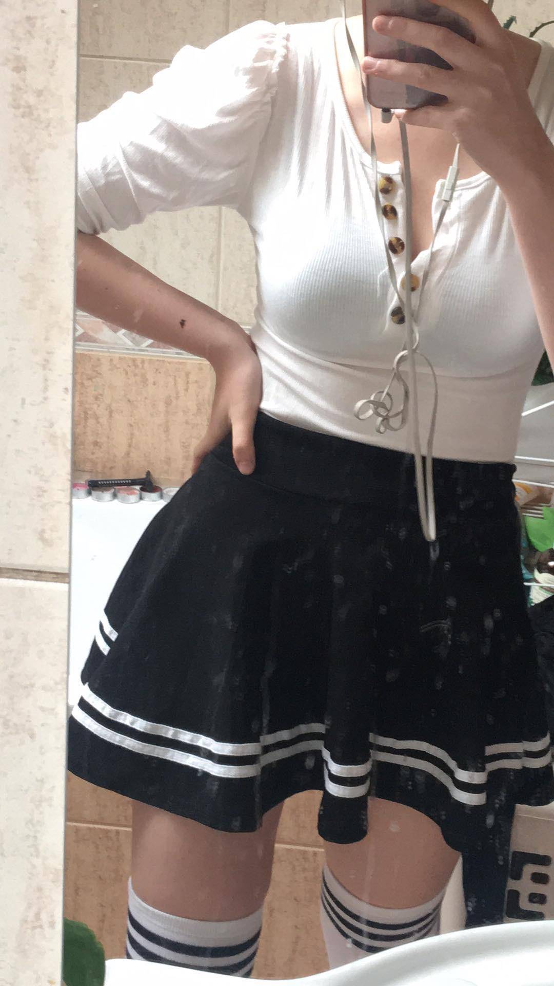 I finally feel confident wearing a short skirt! 20 lbs down! | Scrolller