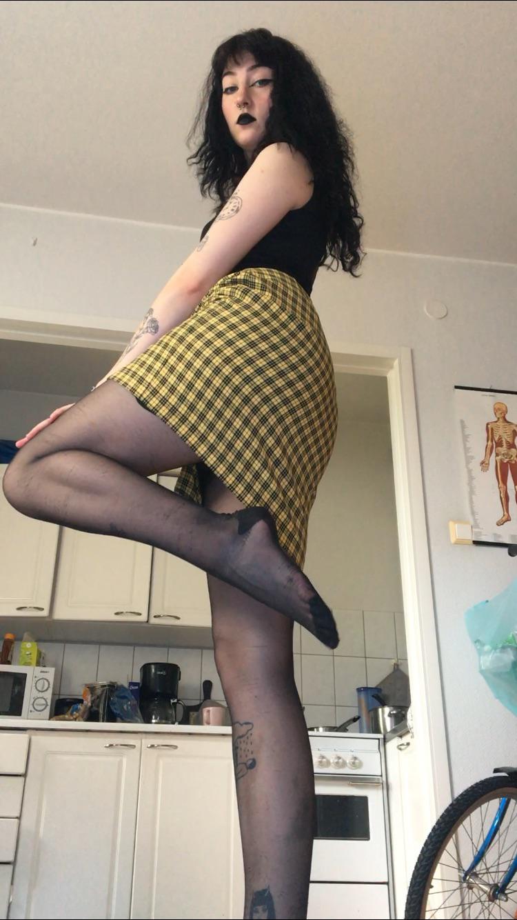 I got that mf flamingo pose | Scrolller