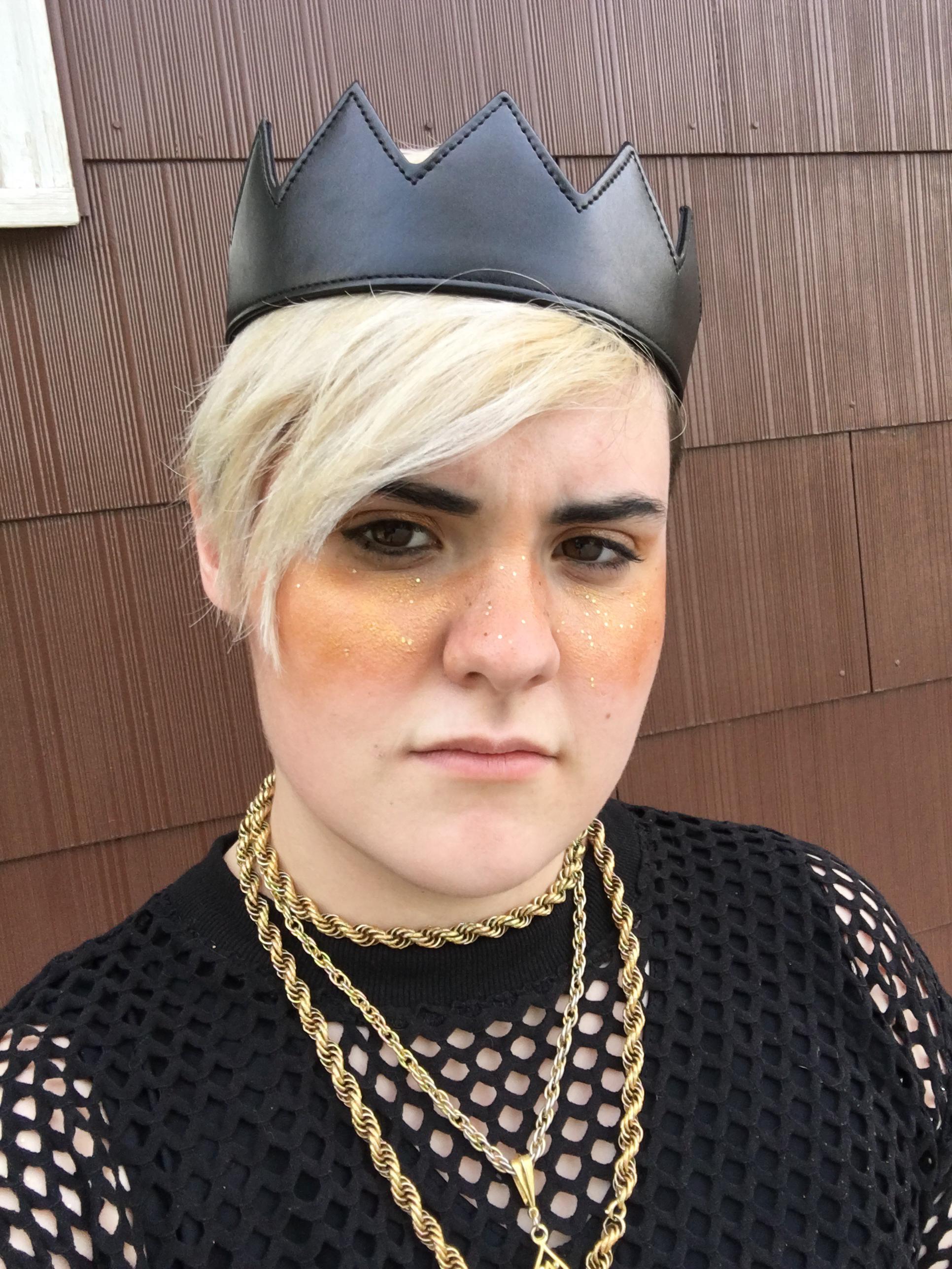 I got to play around with some new pigments that I bought, and decided to be a golden pride ...