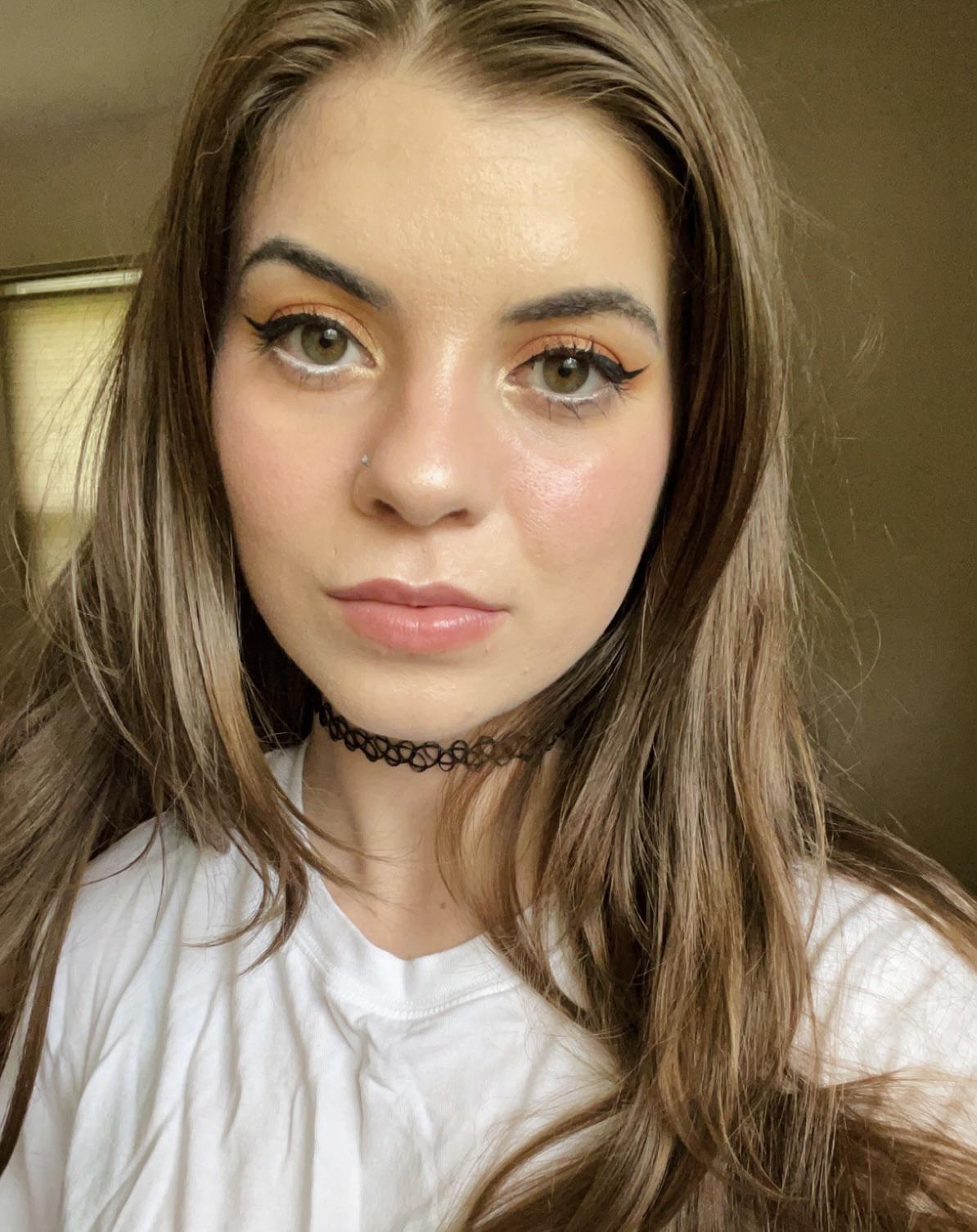 I hope you find my dark eyes enchanting 🤎 | Scrolller