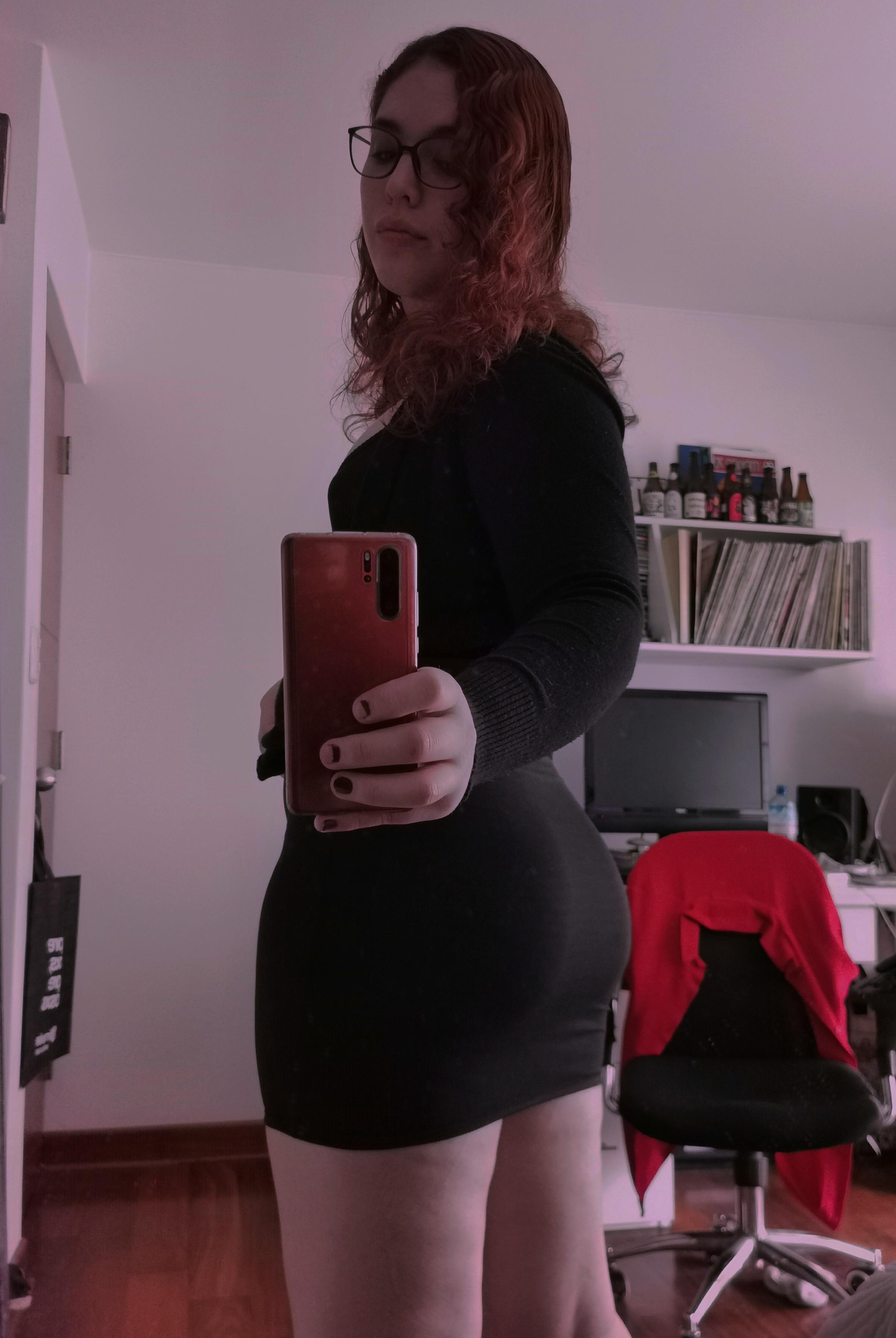 I just love to catch peeps staring at my ass | Scrolller