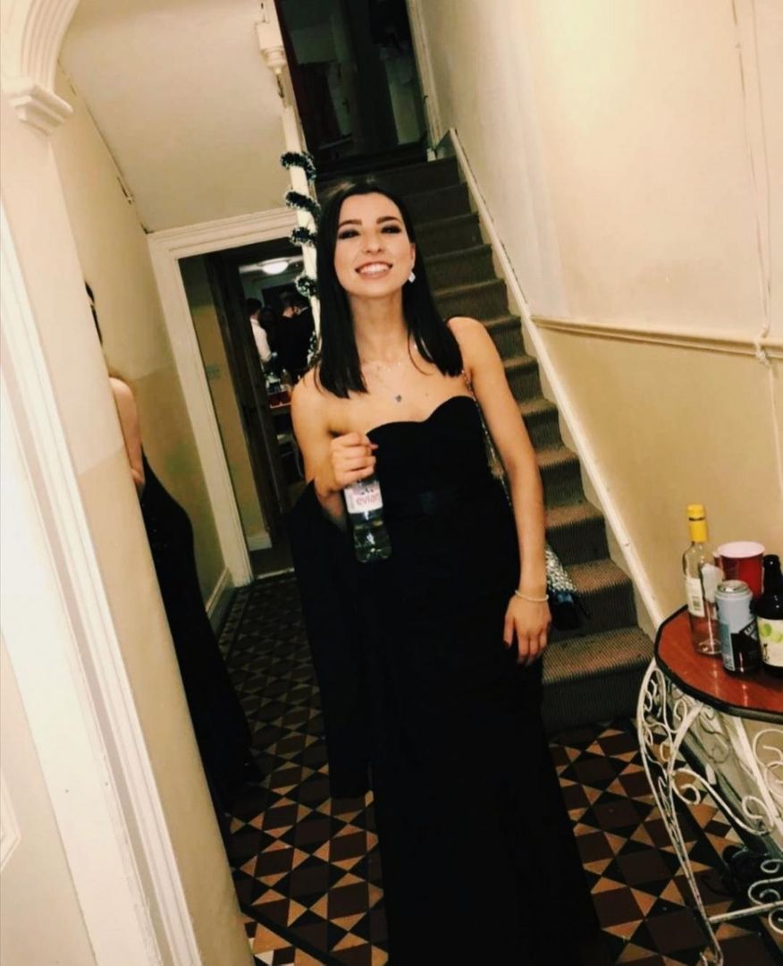 I know my sister (22) is hot. Please be creative | Scrolller