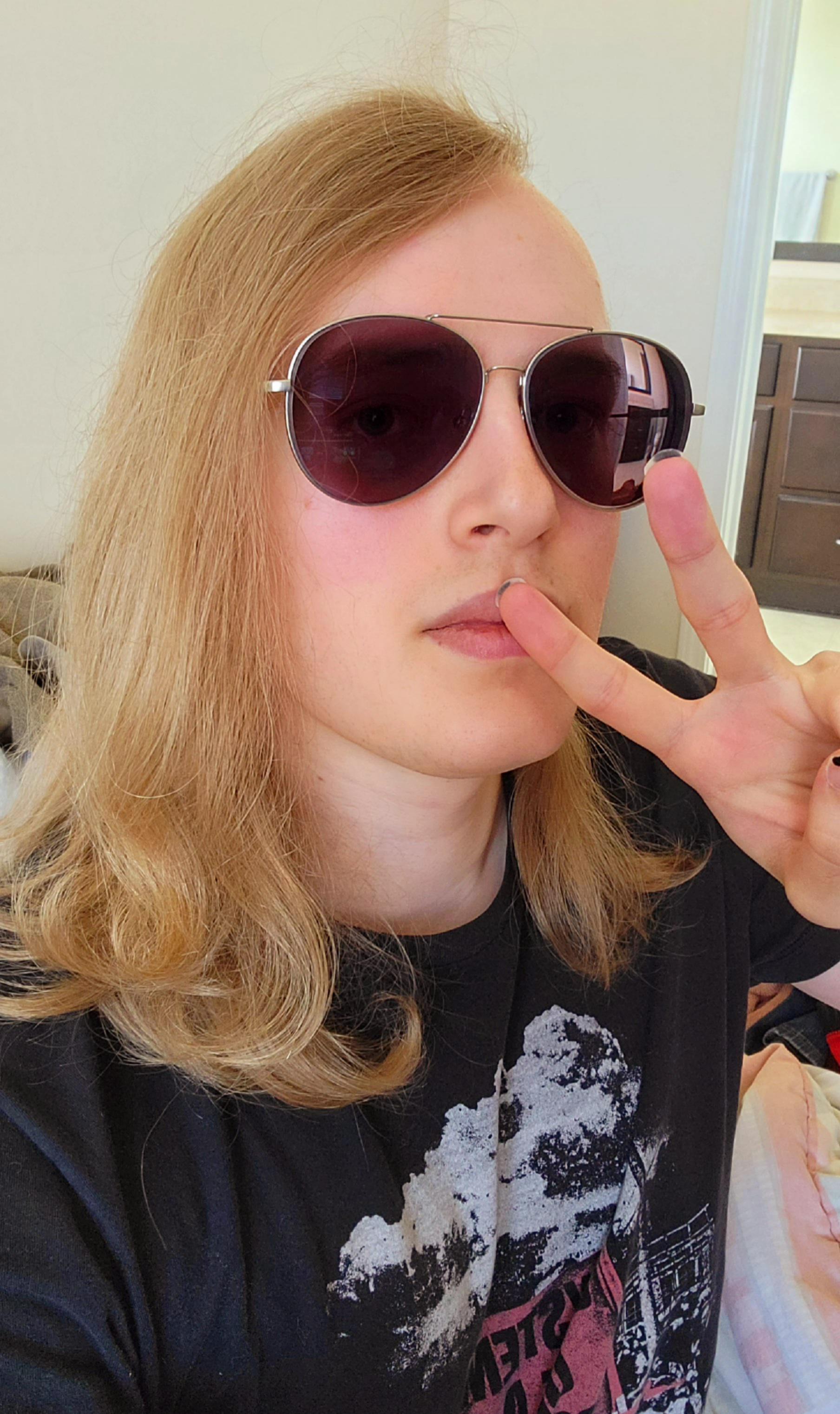 I look so cool with these sunglasses on! What do you think? | Scrolller