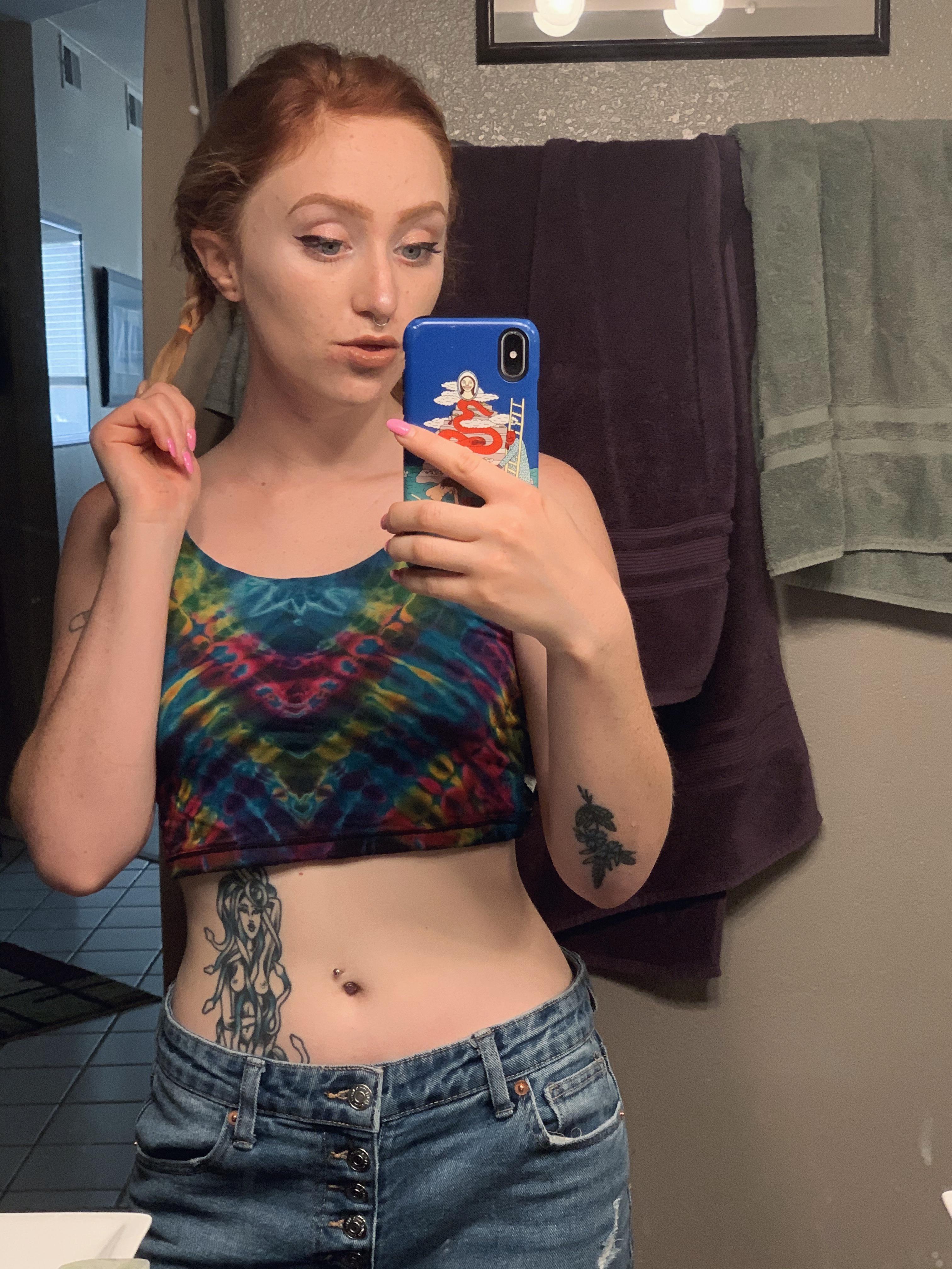 i love crop tops [self] | Scrolller