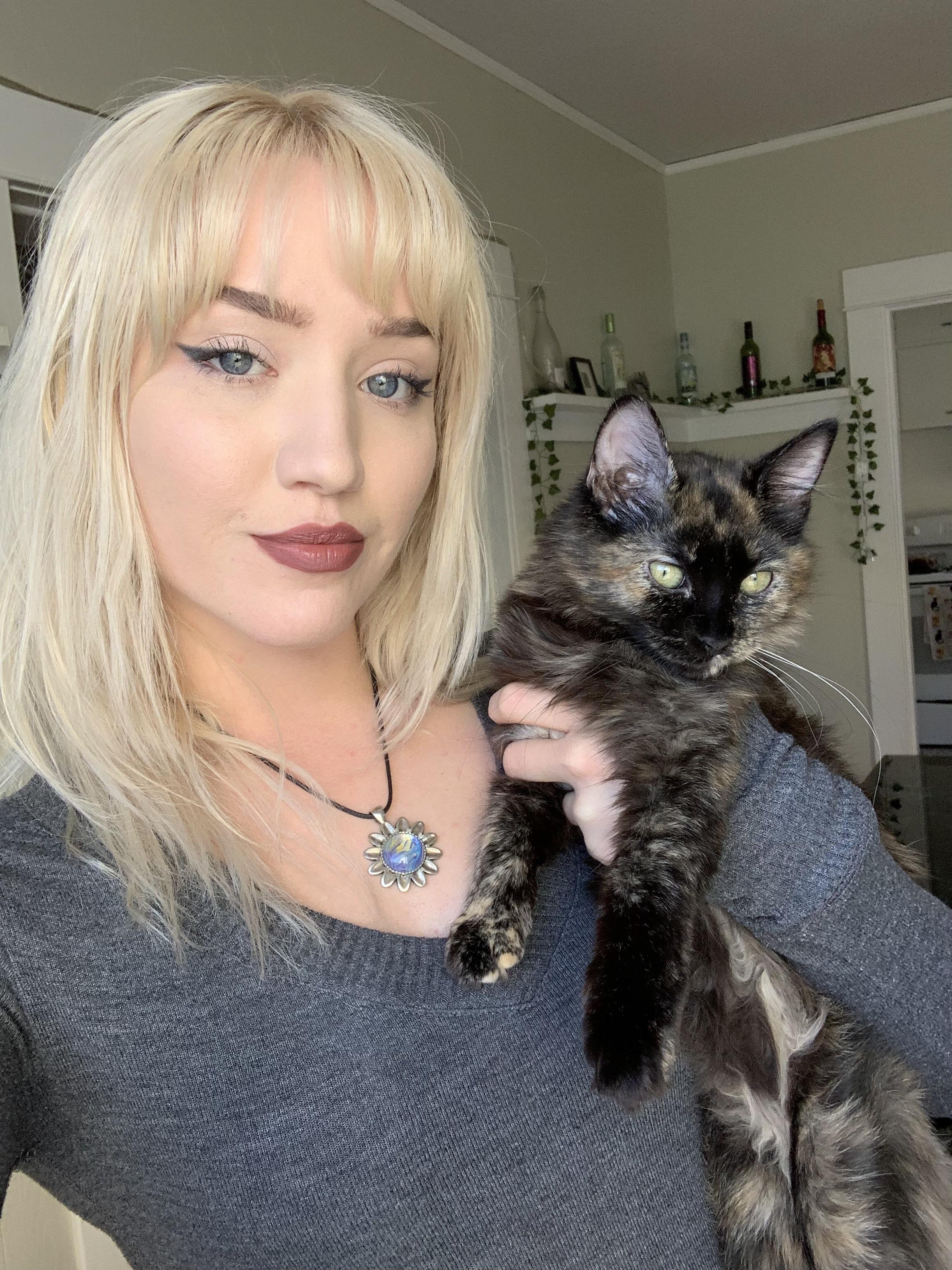 I love my little model | Scrolller