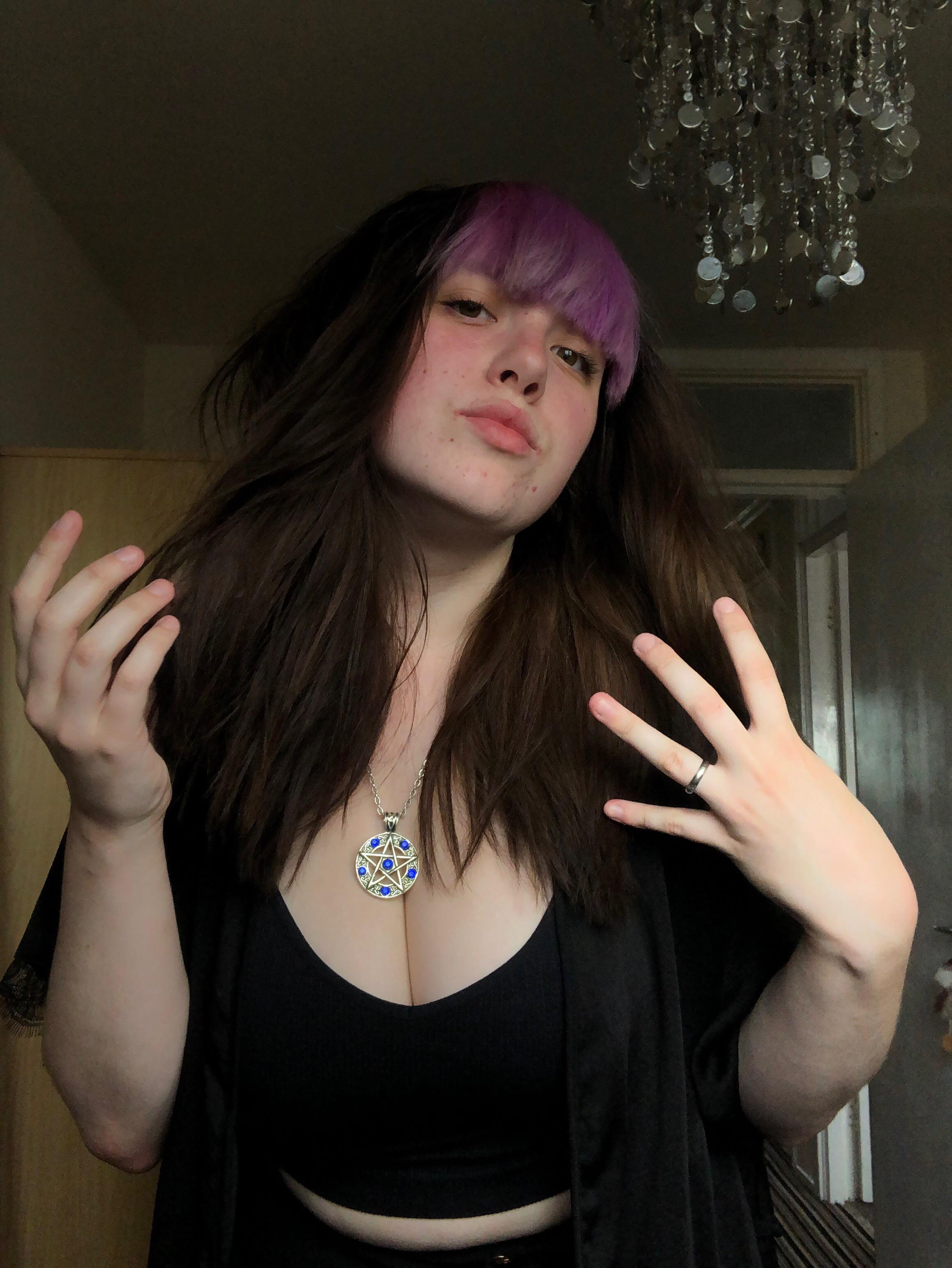 I love my new necklace 🥰 | Scrolller