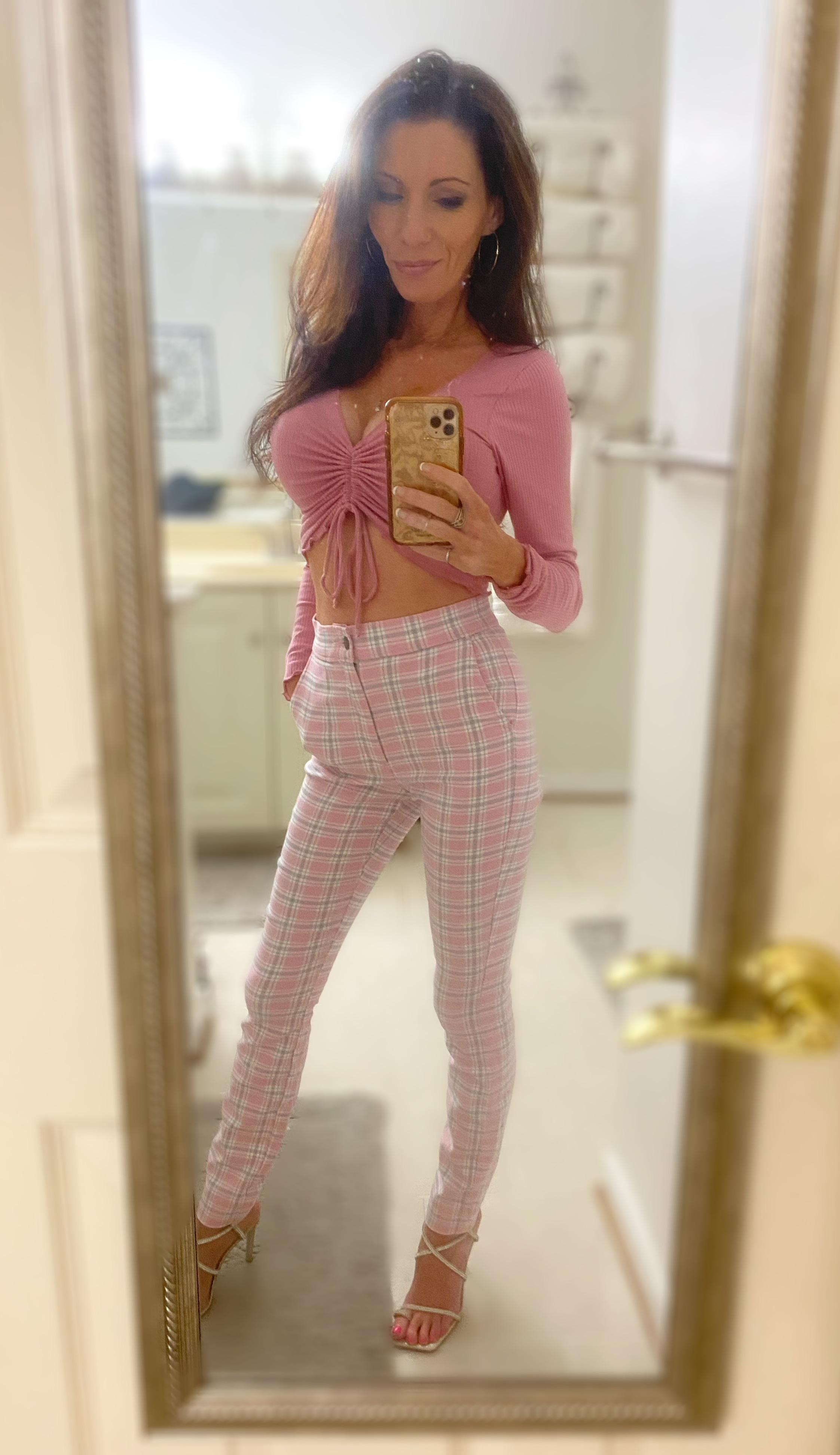 I love this pink 💕42 female | Scrolller