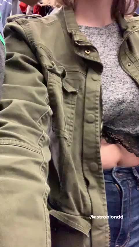 happy flash [f]riday! | Scrolller