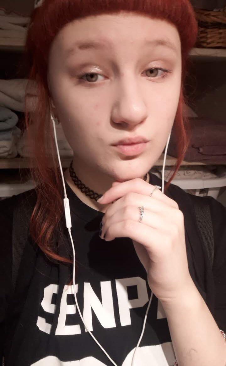 I’m just a little toilet slut here waiting to get used | Scrolller