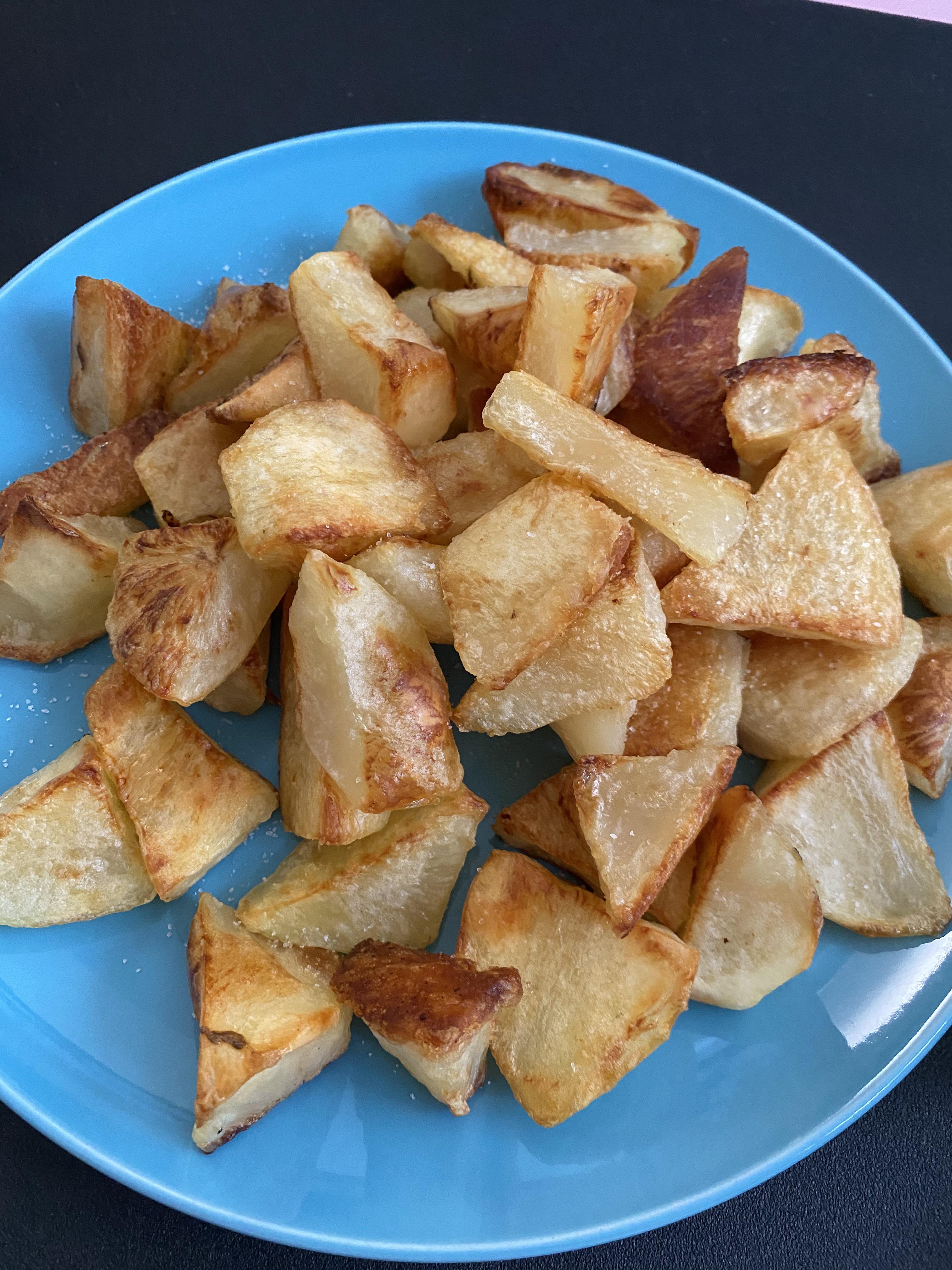 I made crispy oven roasted potatoes! | Scrolller
