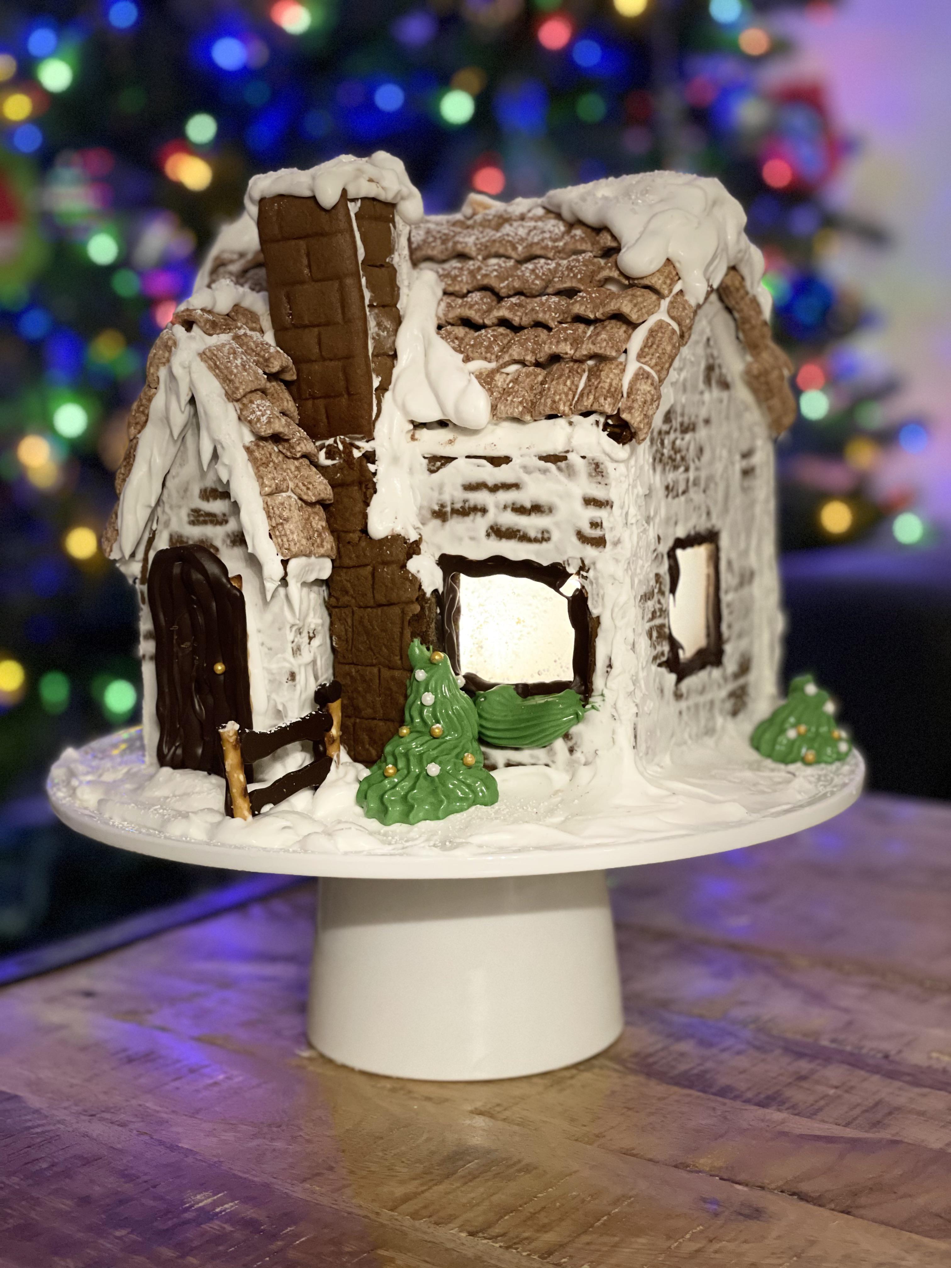 I made my first gingerbread house, and I feel good about it! | Scrolller
