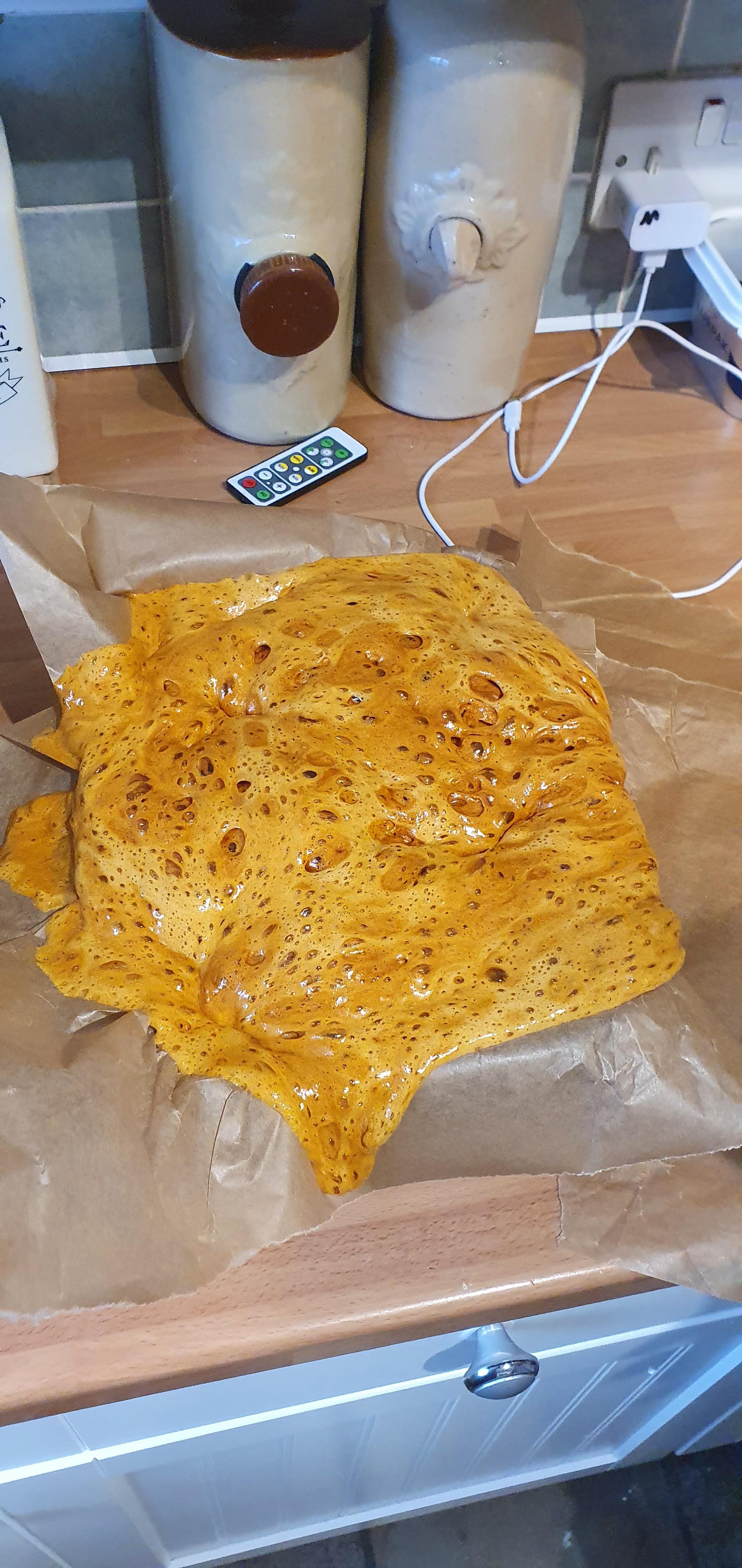 I made overflowing honeycomb | Scrolller