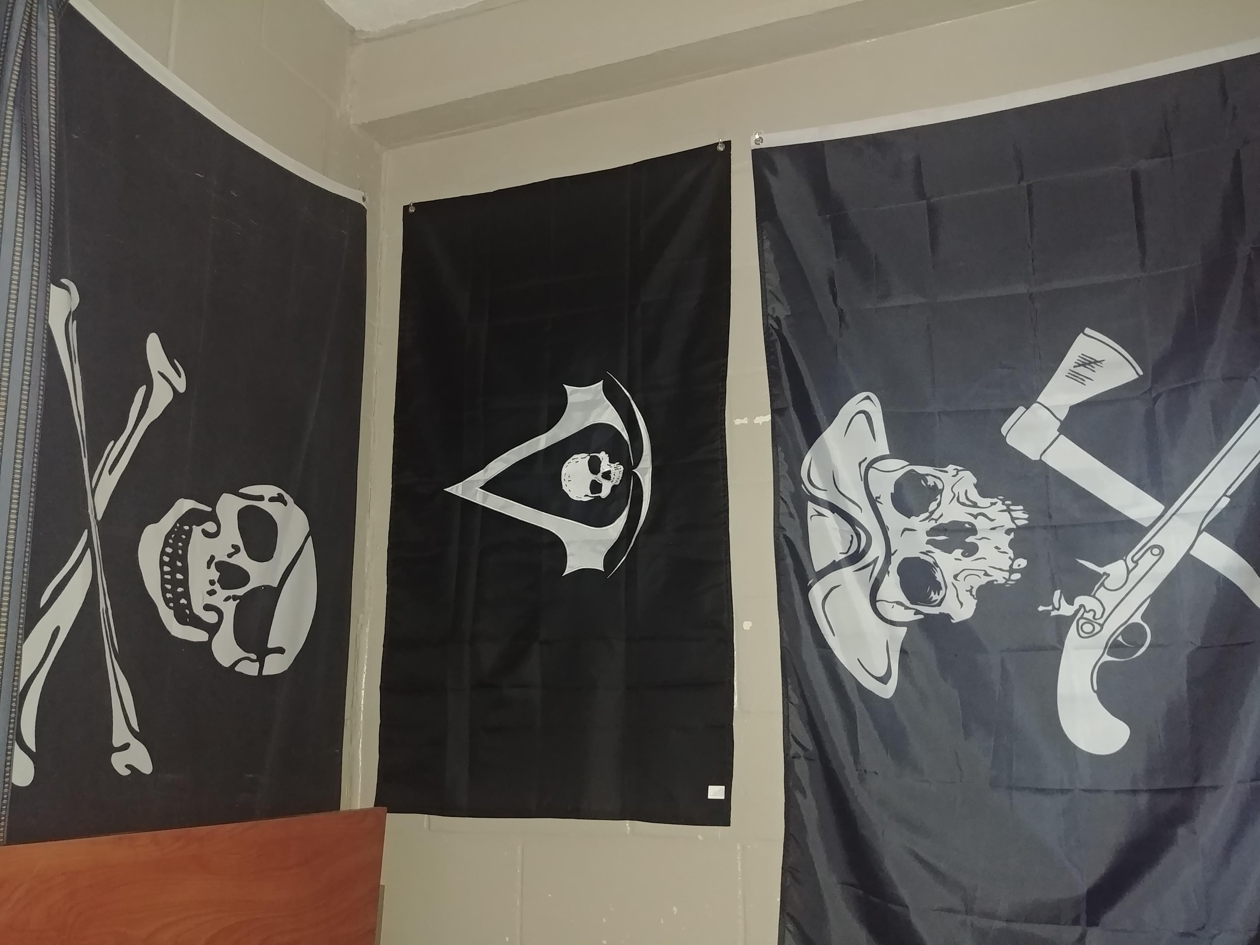 I need more flags | Scrolller