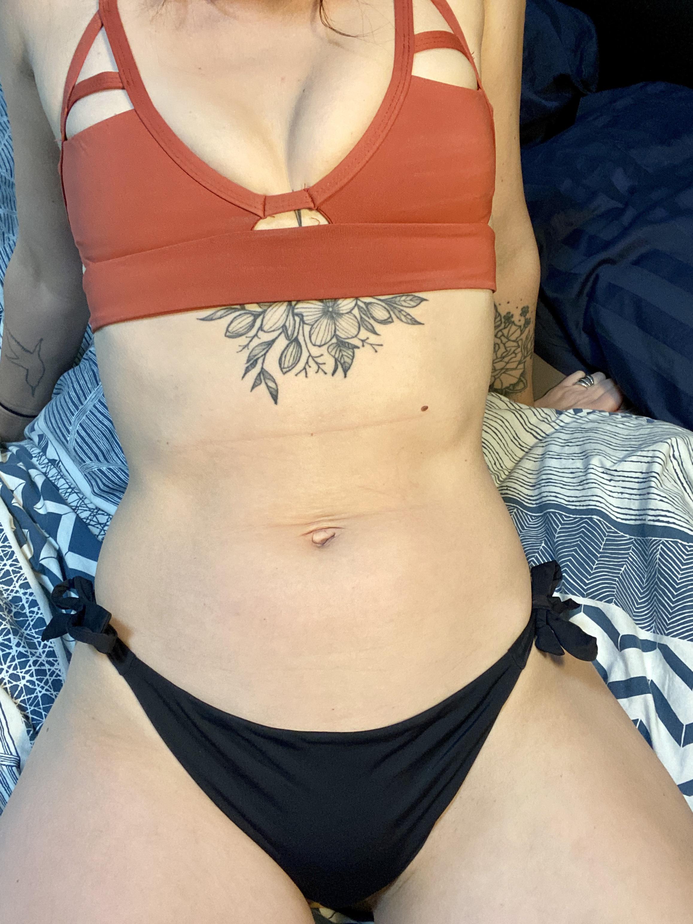 I’ve always hated my outie belly button.. but now I think it’s kinda cute! 🥰 | Scrolller
