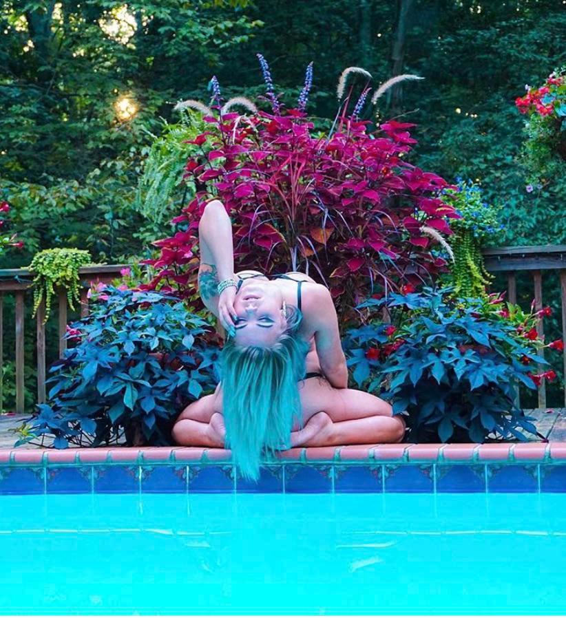 I’ve always wanted to see this photo come to life, draw me please? | Scrolller