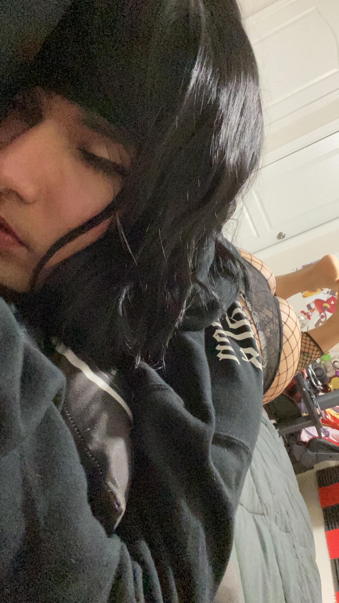 I Wanna Be Your Gothiccc Gf π€π€π€ Scrolller