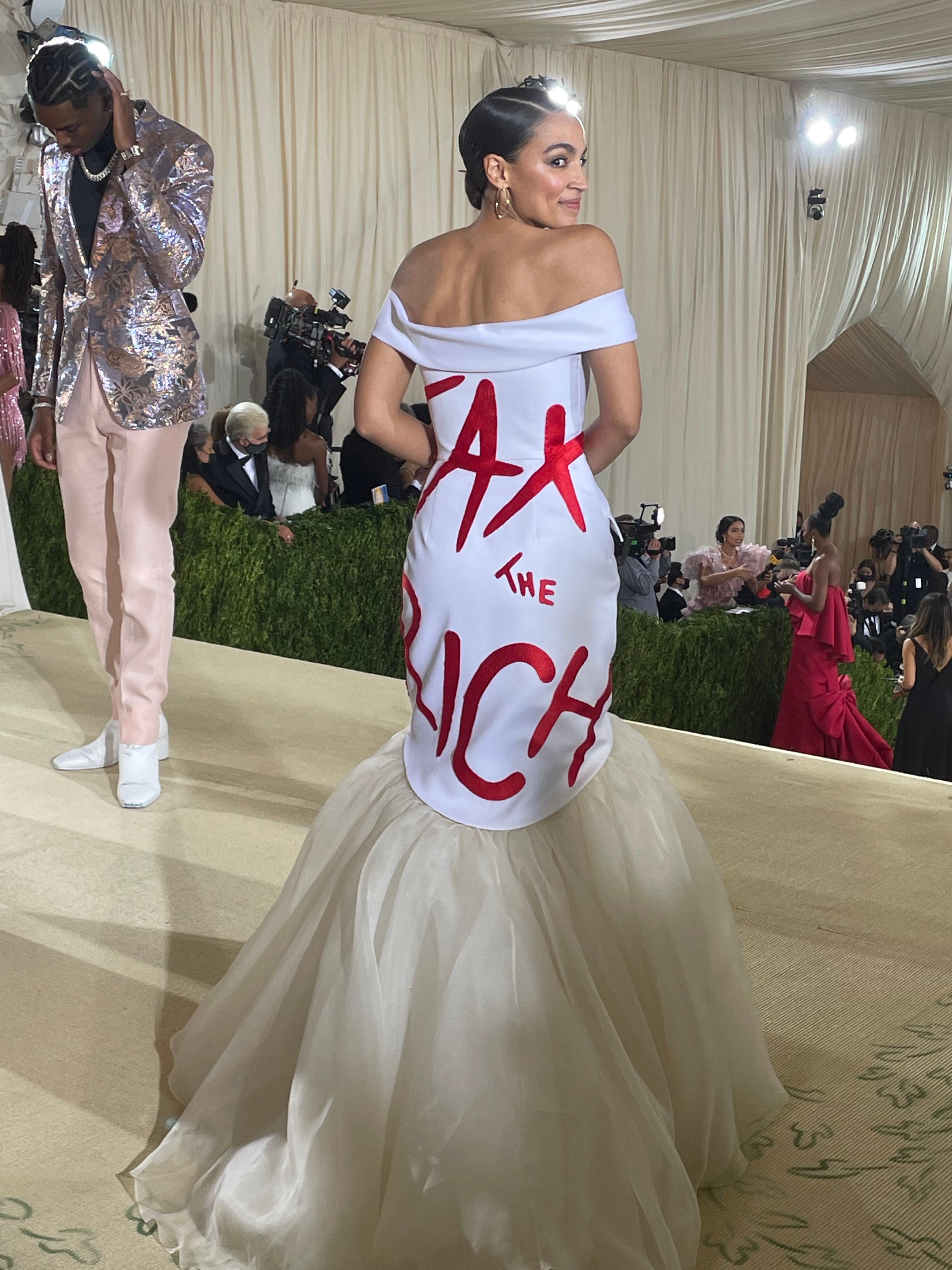 I wanna slip that off her and do unspeakable things | Scrolller