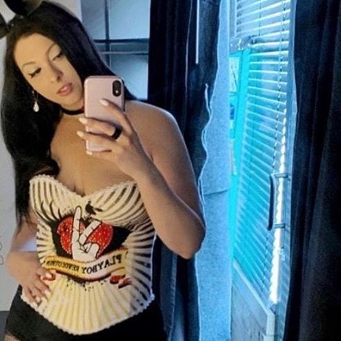 I want a slave that has a nice body. a loyal submissive slave to train to the fullest about BDSM ...