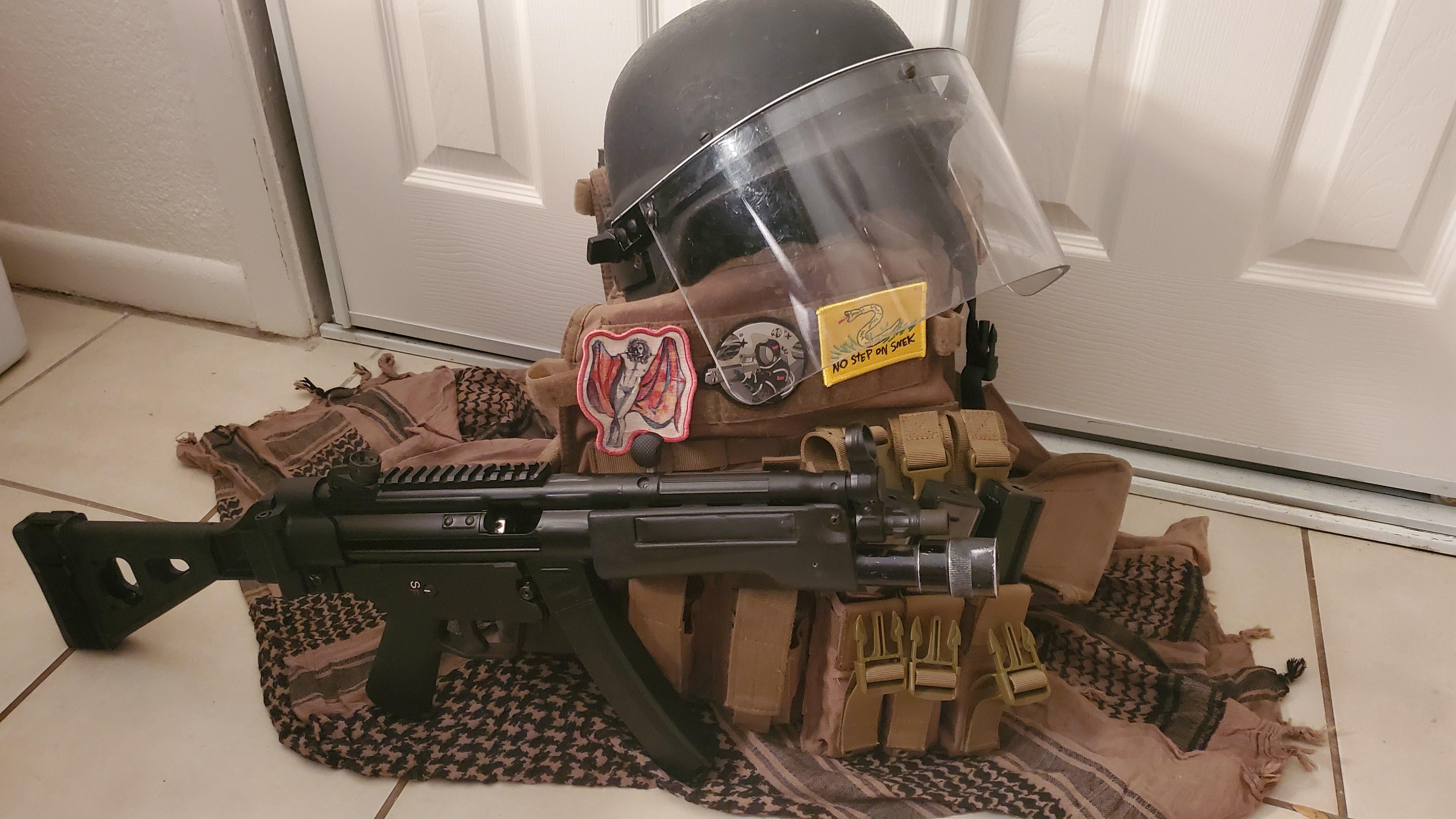 I want to be in a 90's SWAT Team | Scrolller