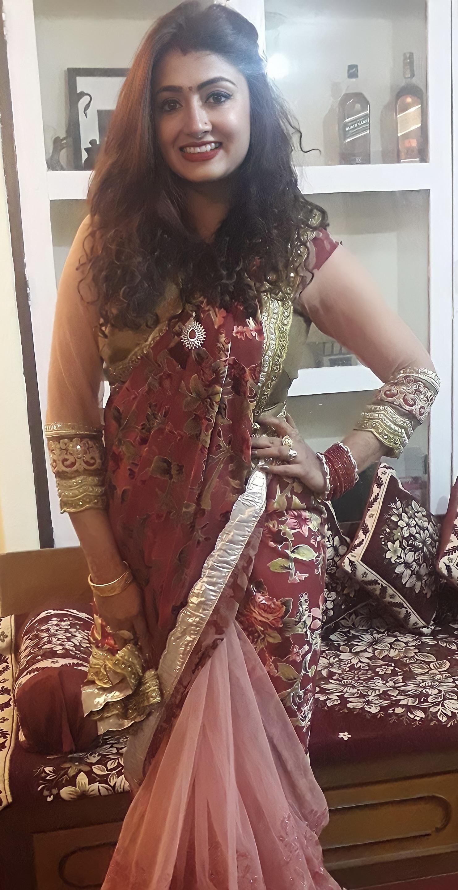 I want to impregnate this bhabhi so bad, she makes me so hard! Perfect meat she is! | Scrolller