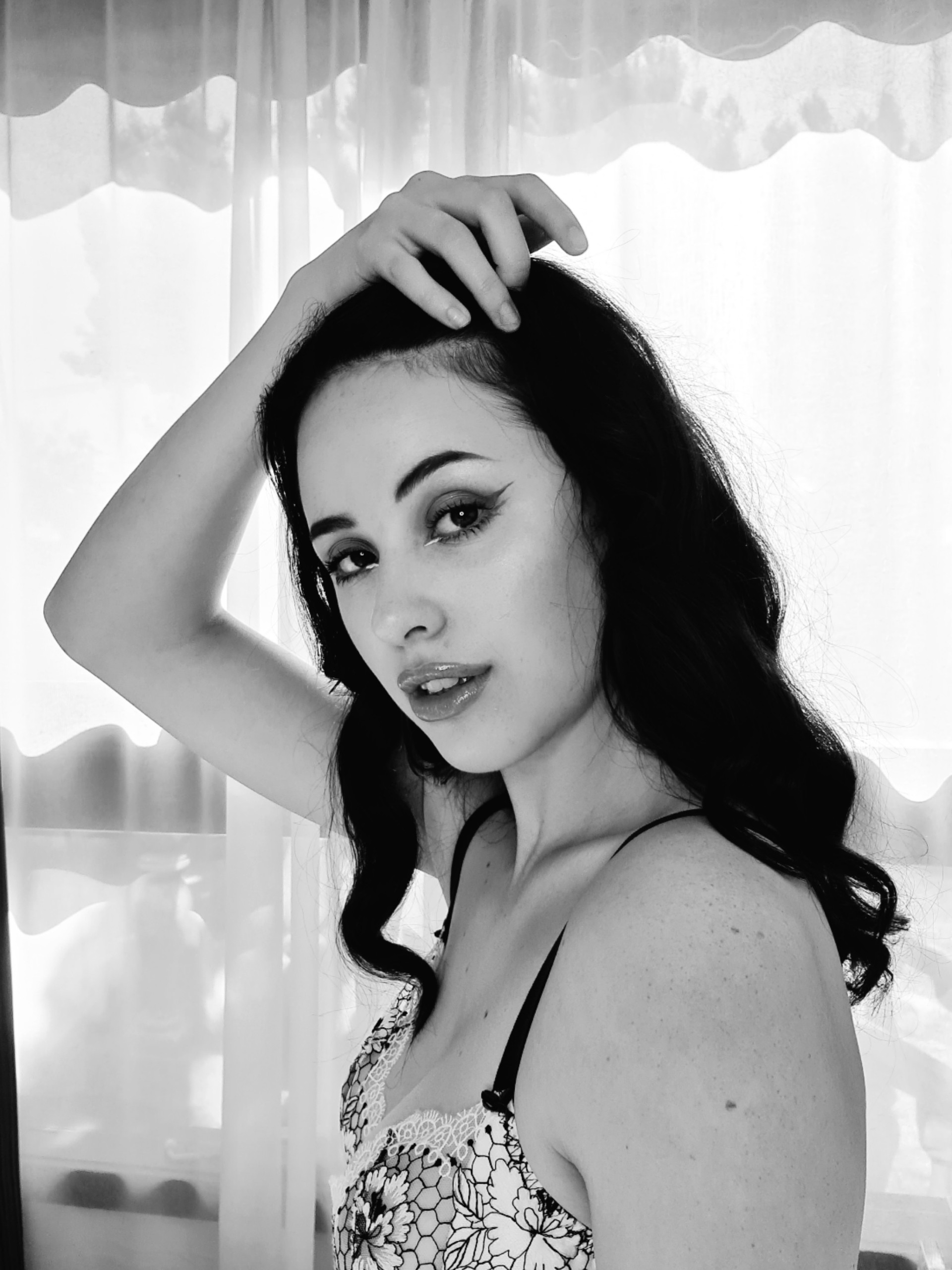 I want to wear nothing but lingerie forever. | Scrolller