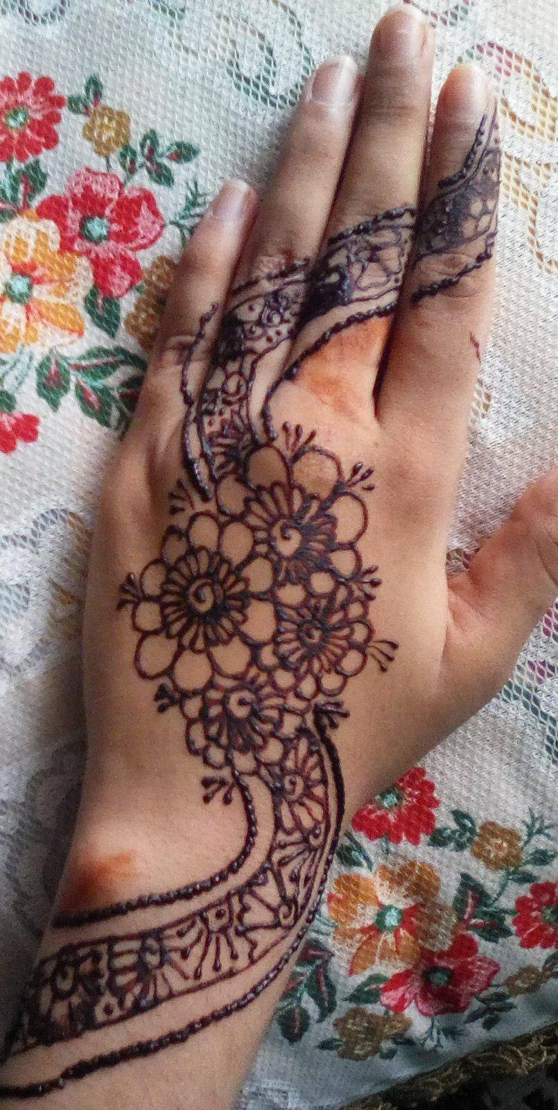 I wanted to apply more henna after Eid so I thought why not | Scrolller