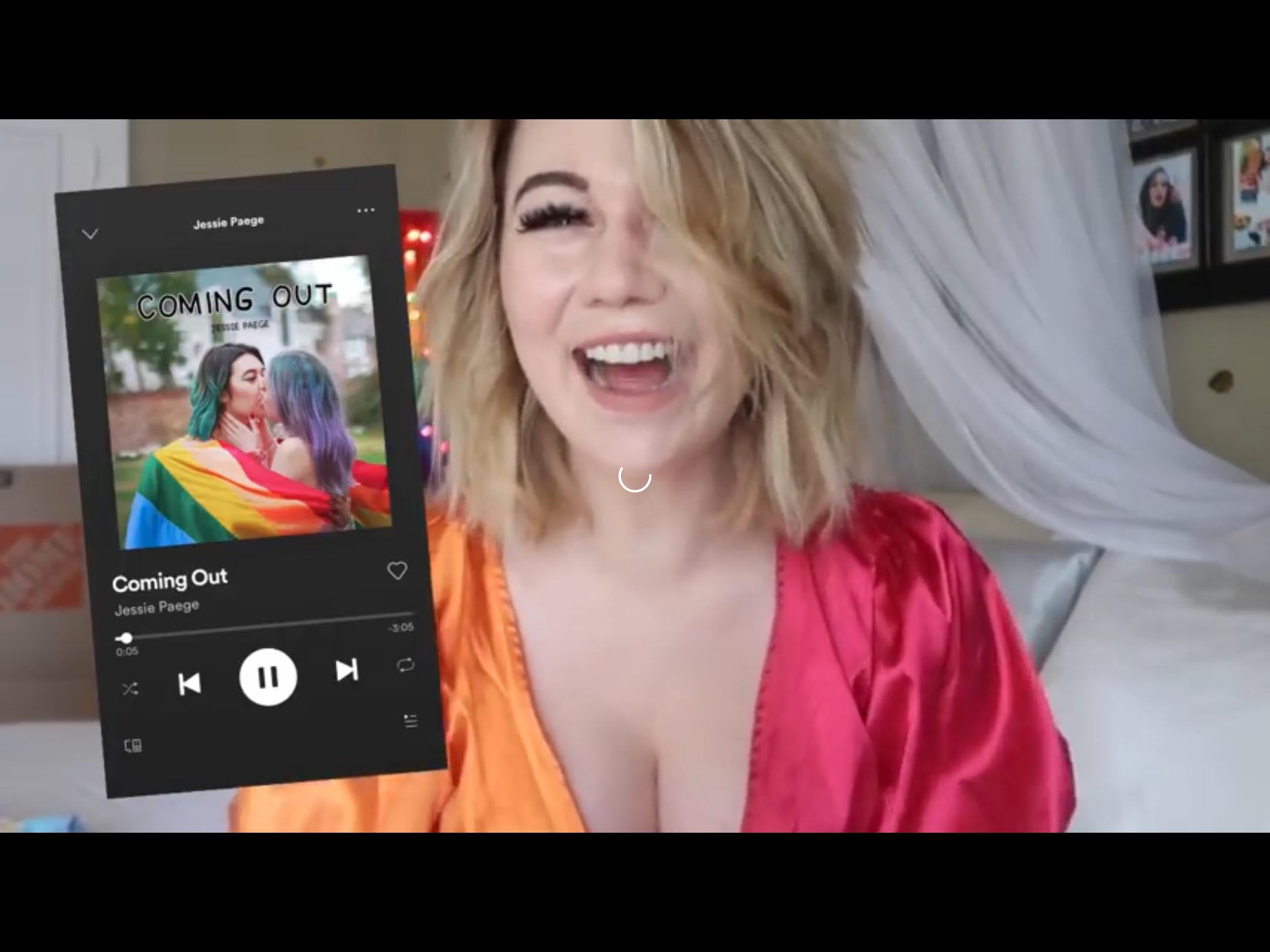 I was watching one of Jessie’s videos and my YouTube stopped at the perfect frame. | Scrolller