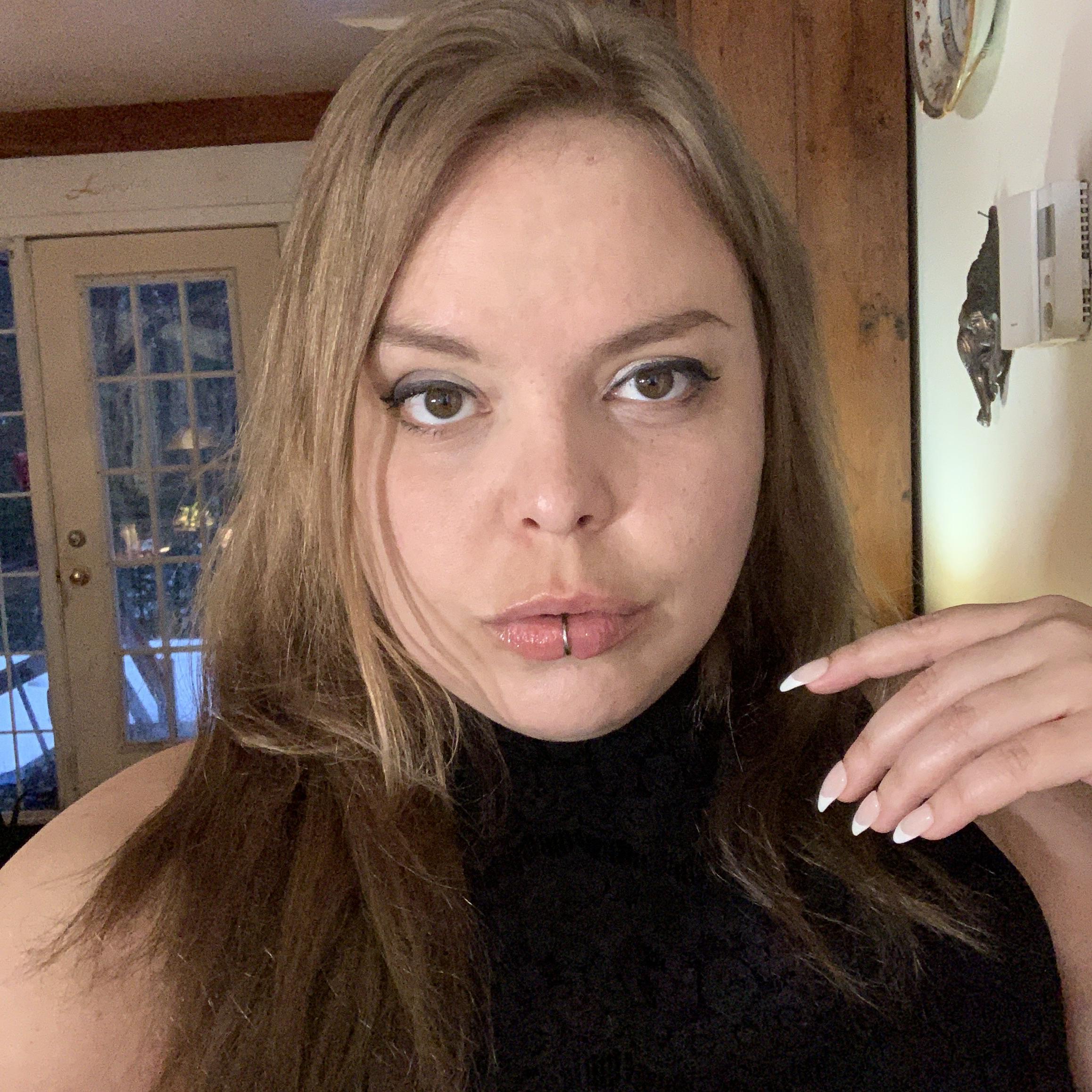 I wear clothes sometimes | Scrolller