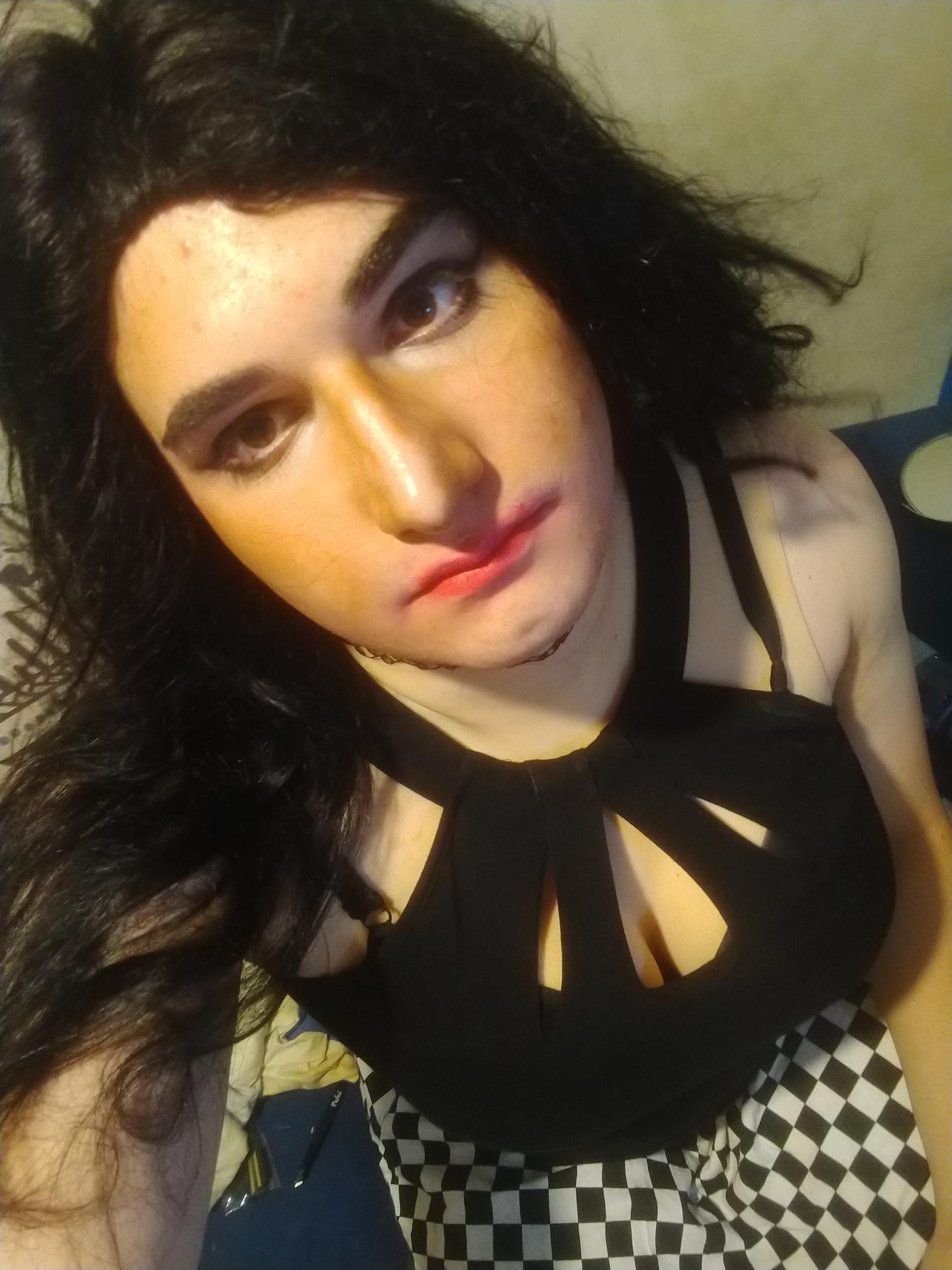 I wish girls were real | Scrolller